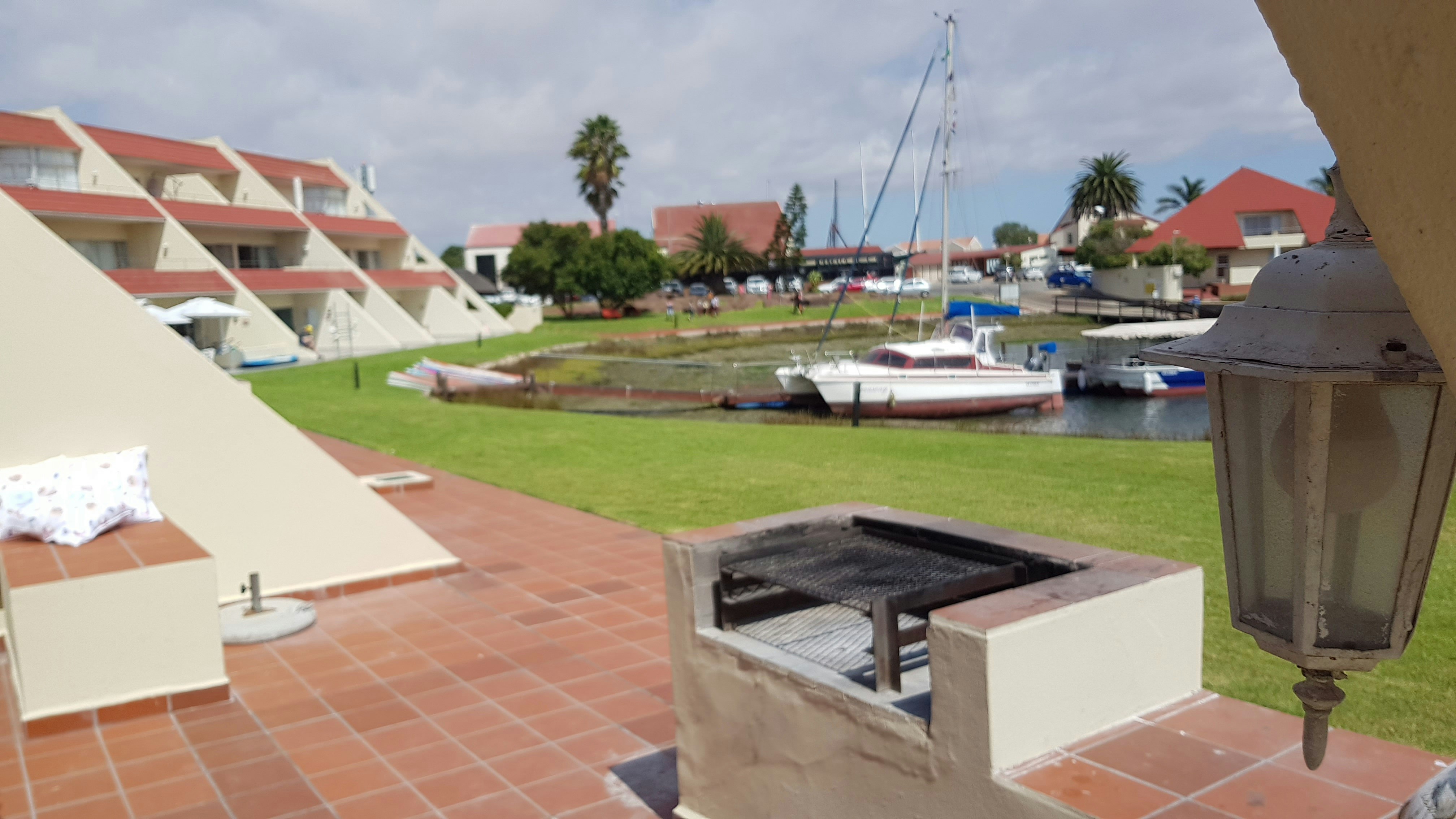 Moonlight @ Port Marina | LekkeSlaap