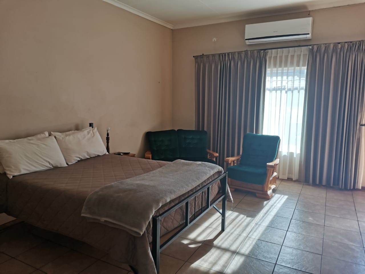 Postmasburg Inn | LekkeSlaap