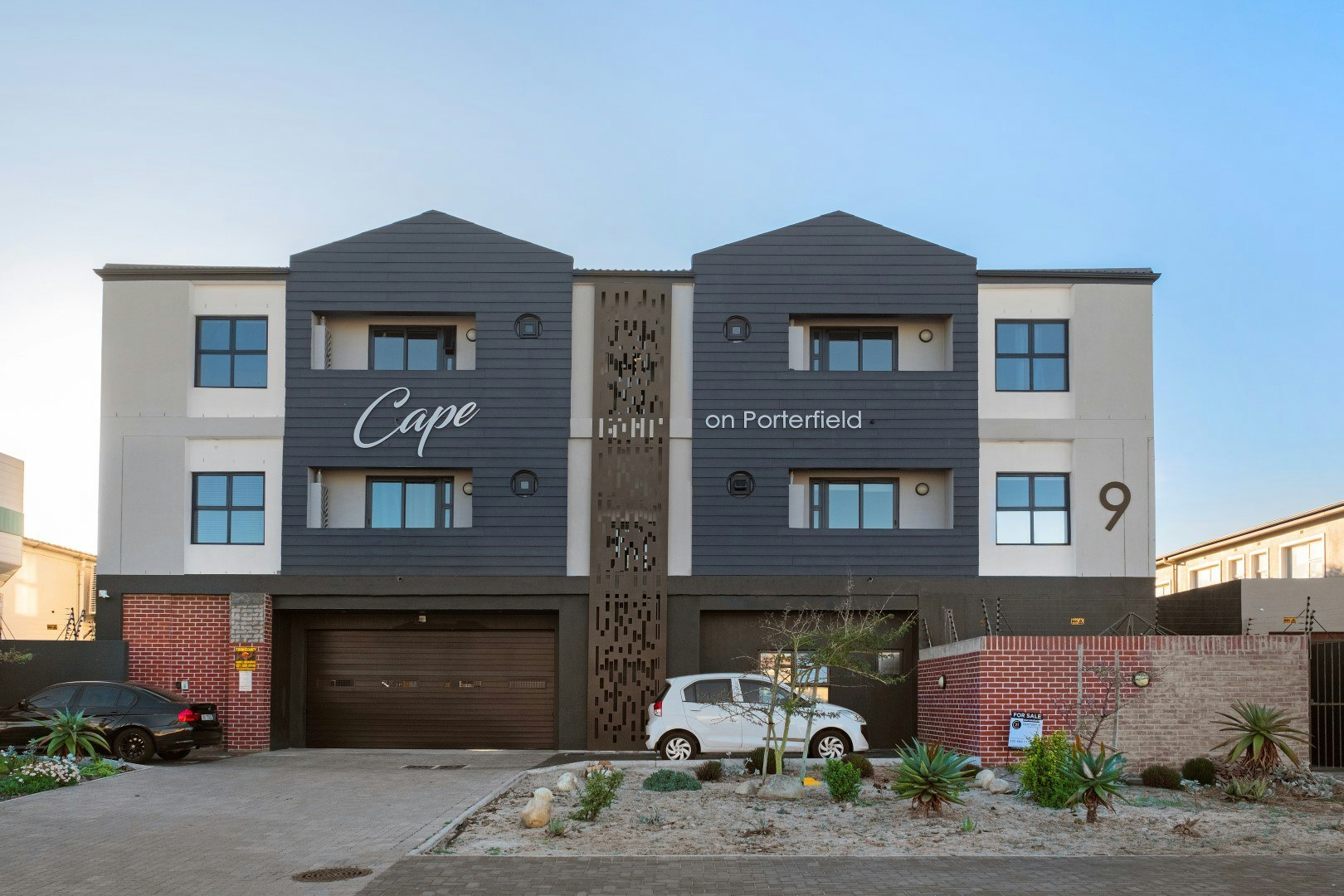 Cape on Porterfield Unit 5 | LekkeSlaap