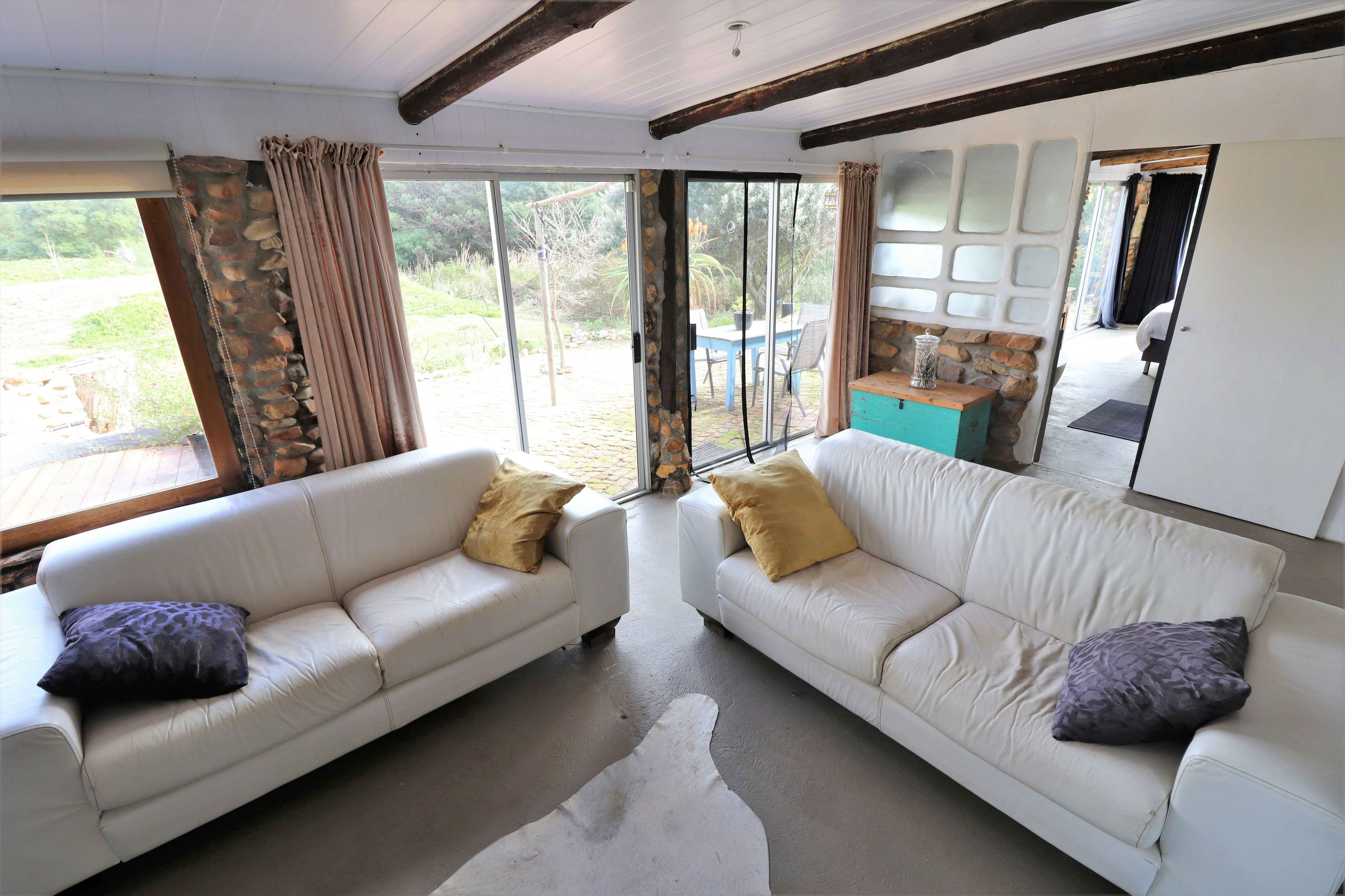 Romantic Hideaway by the River | LekkeSlaap