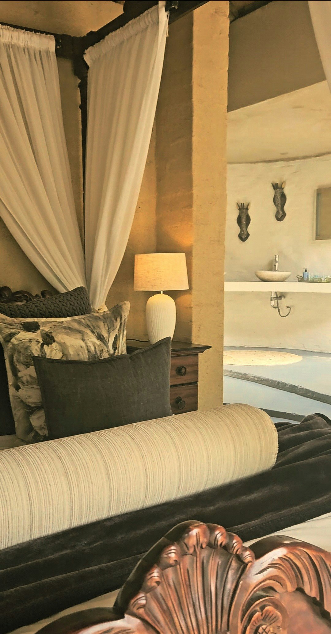 Isinkwe Lodge | LekkeSlaap