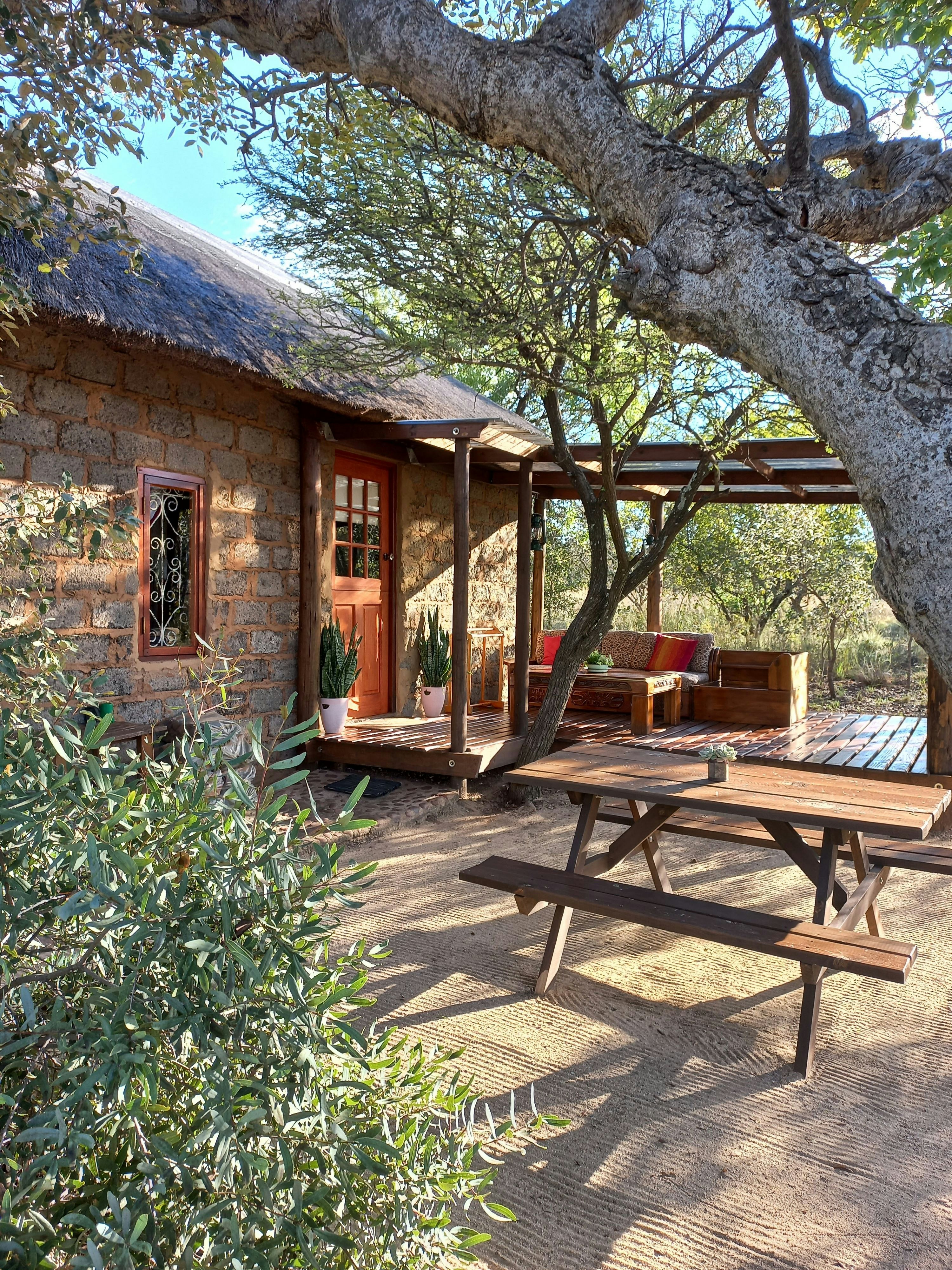 Five Pebbles on Piece of Africa | LekkeSlaap