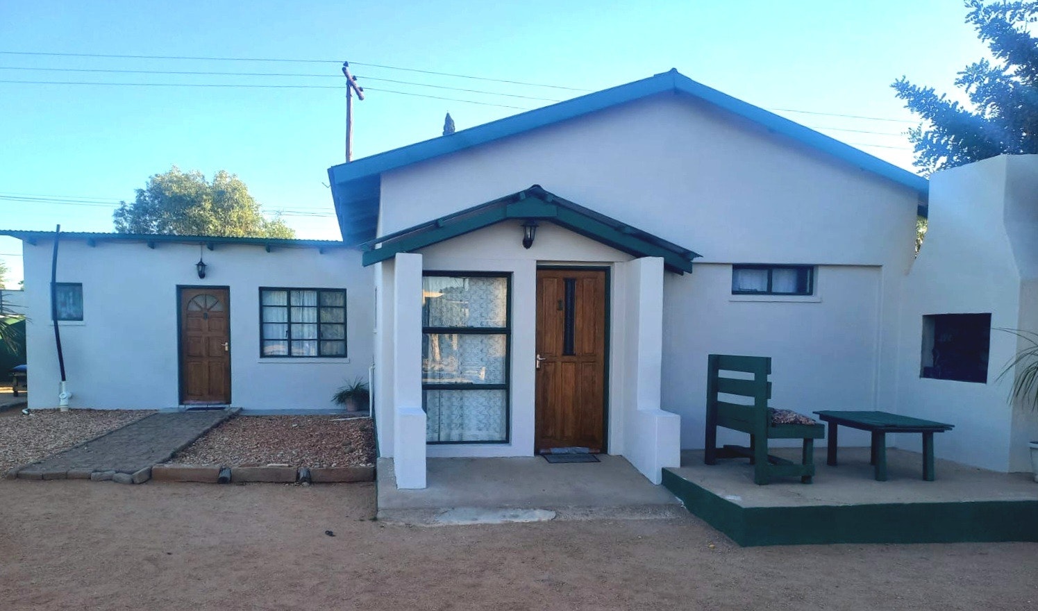 Pofadder Accommodation - LekkeSlaap