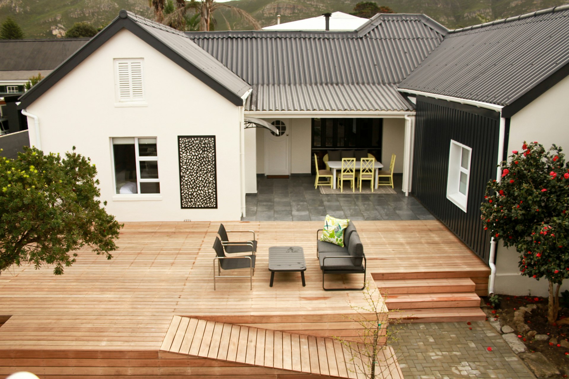Hermanus Champagne Accommodation | LekkeSlaap