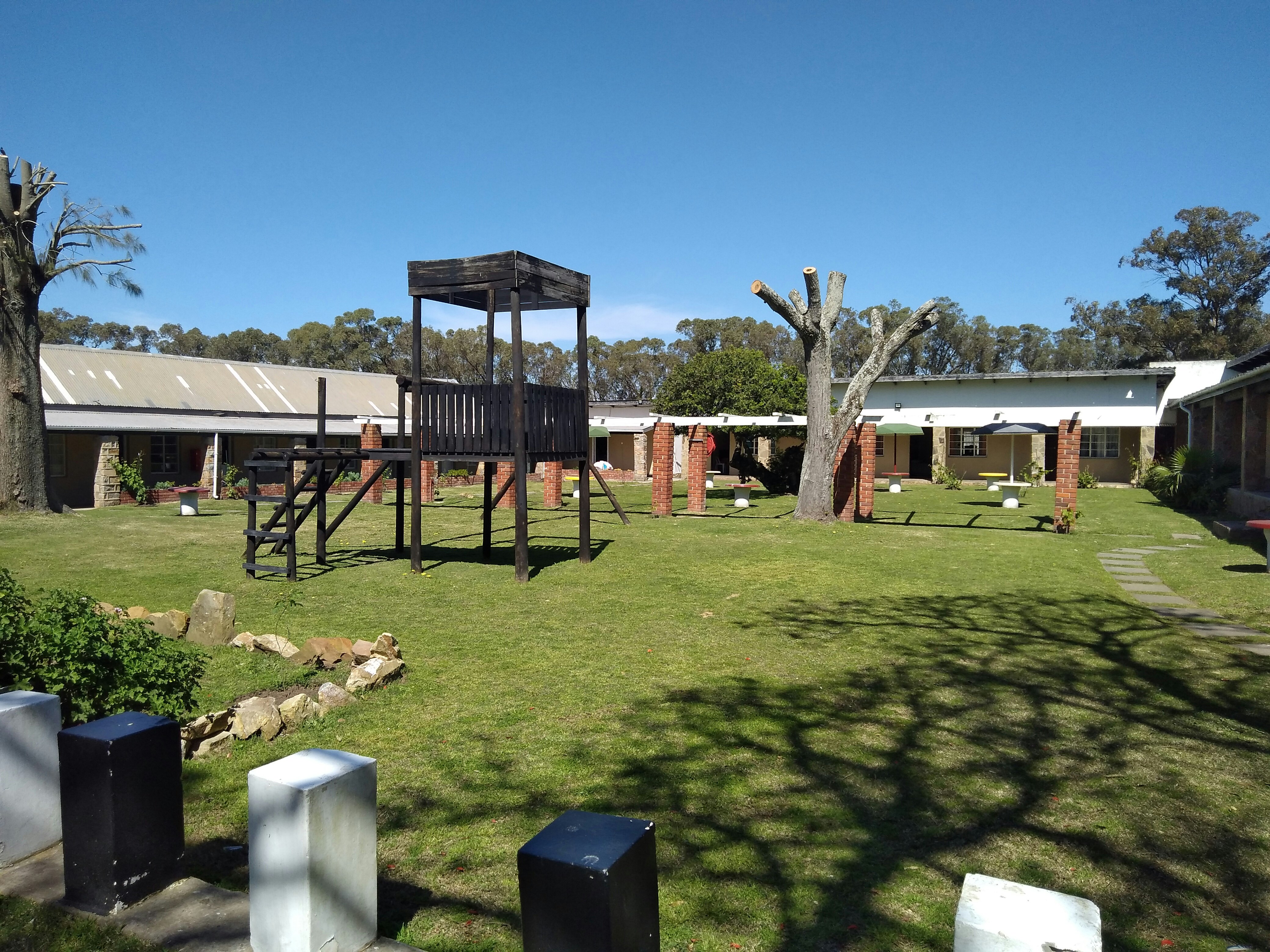 Hunters Retreat Hotel | LekkeSlaap