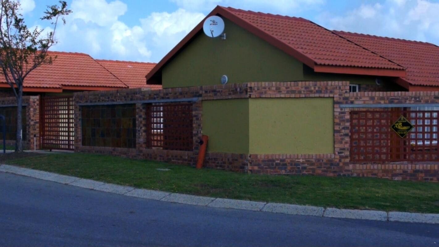 Colenso Lodge | LekkeSlaap