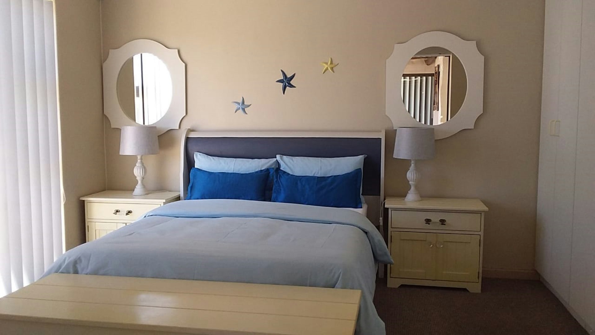 Helios Place Holiday Accommodation | LekkeSlaap