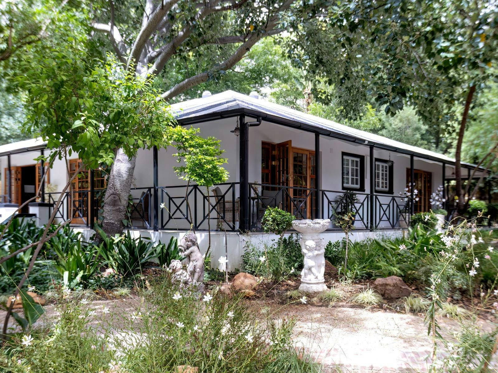 The Tin Roof | Rooms