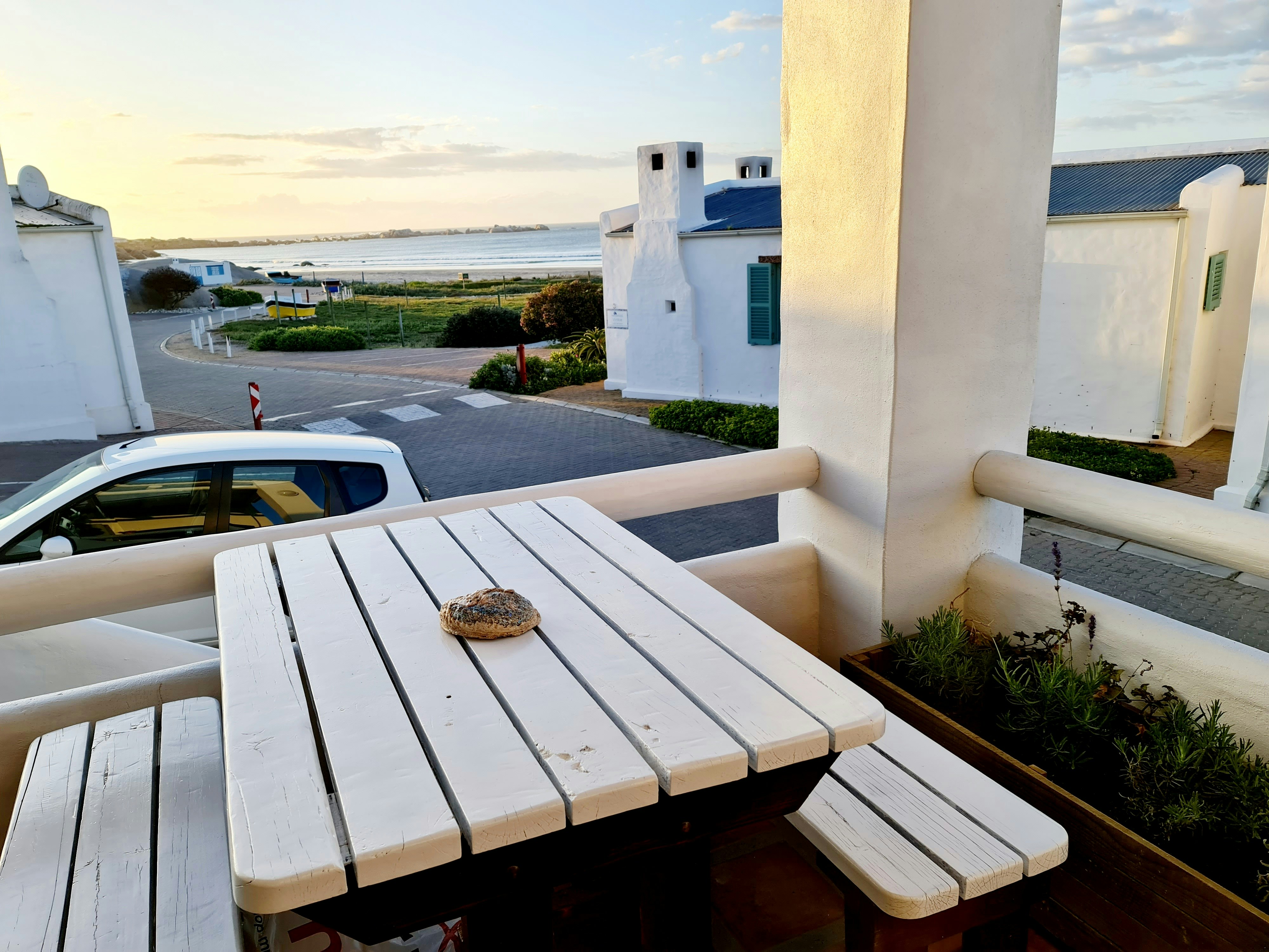 Flamink Beach View Cottage | LekkeSlaap