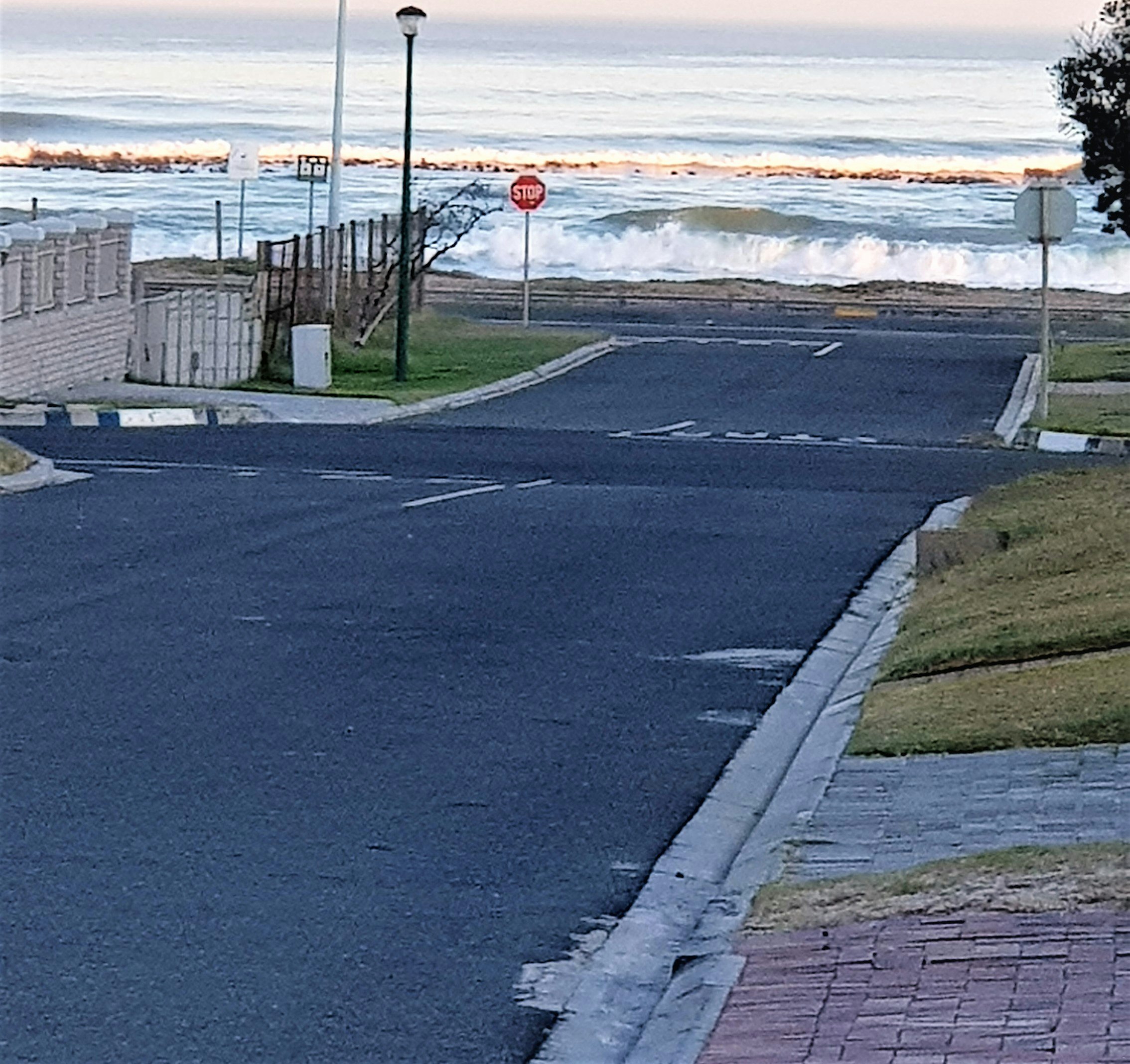 Melkbos 10 Four | LekkeSlaap