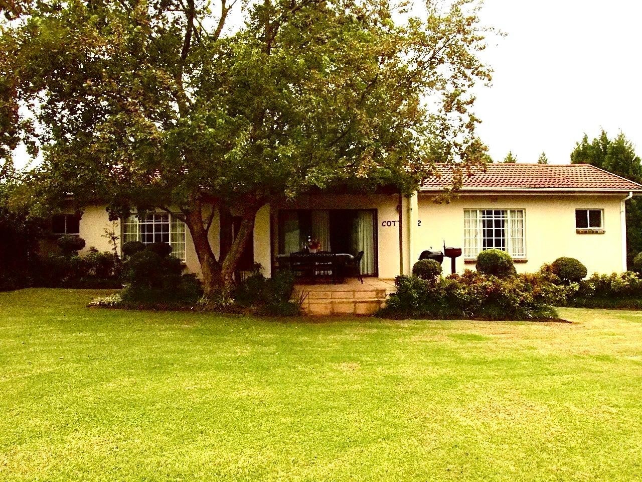 Inqevu Lodge | LekkeSlaap