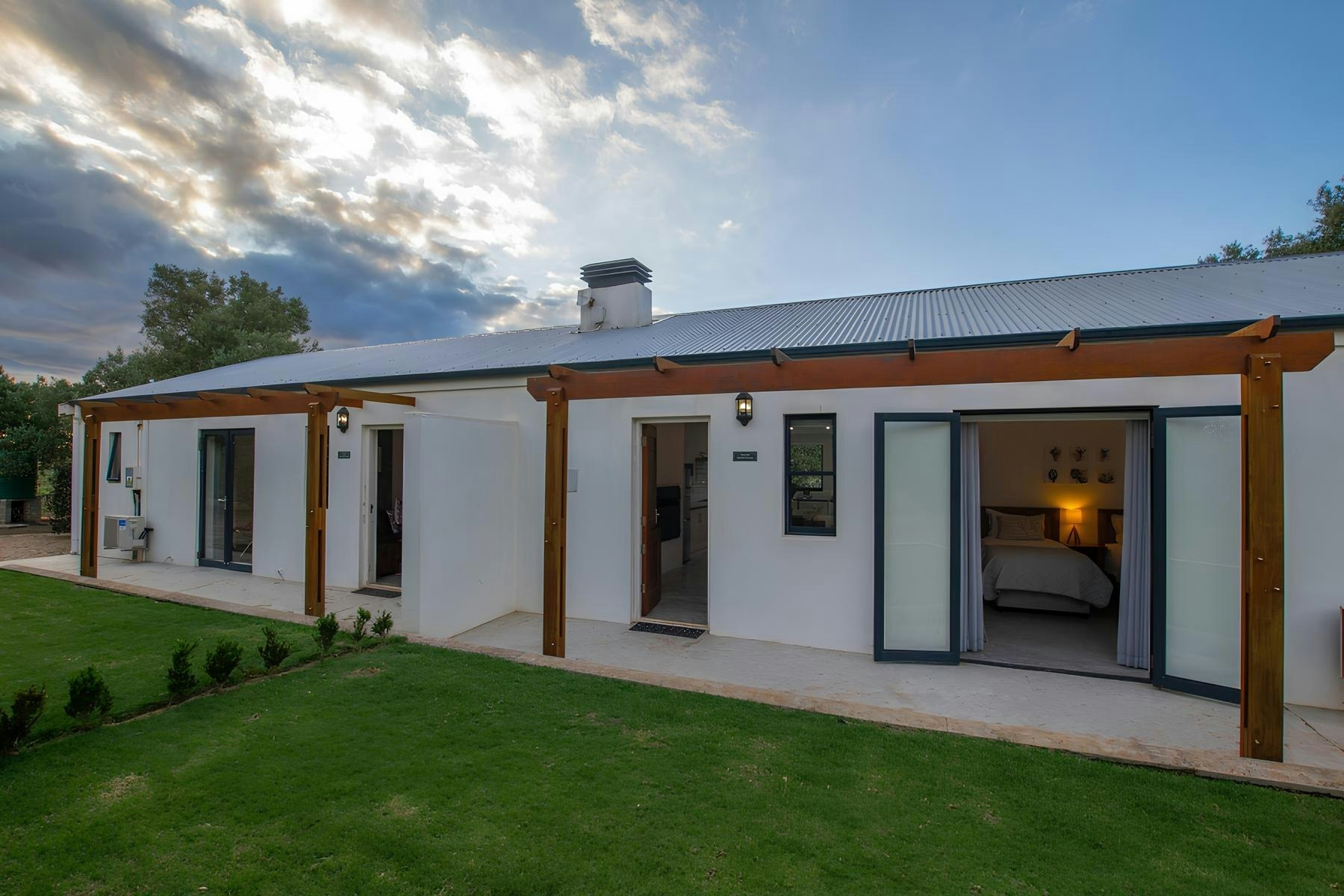 Vineyard Cottages | LekkeSlaap