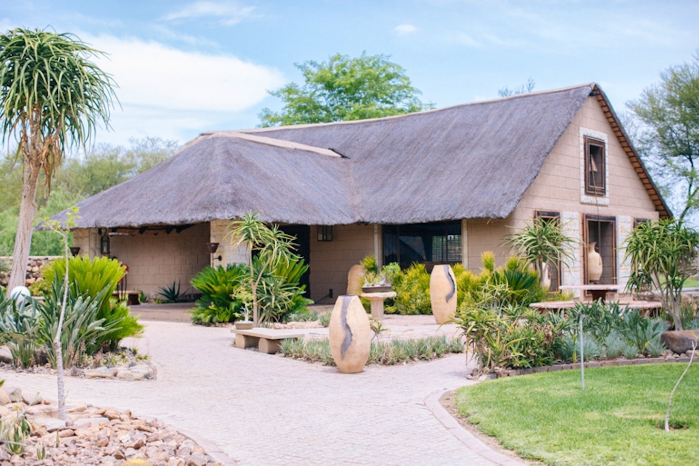 Accommodation near Botlokwa Hospital | LekkeSlaap