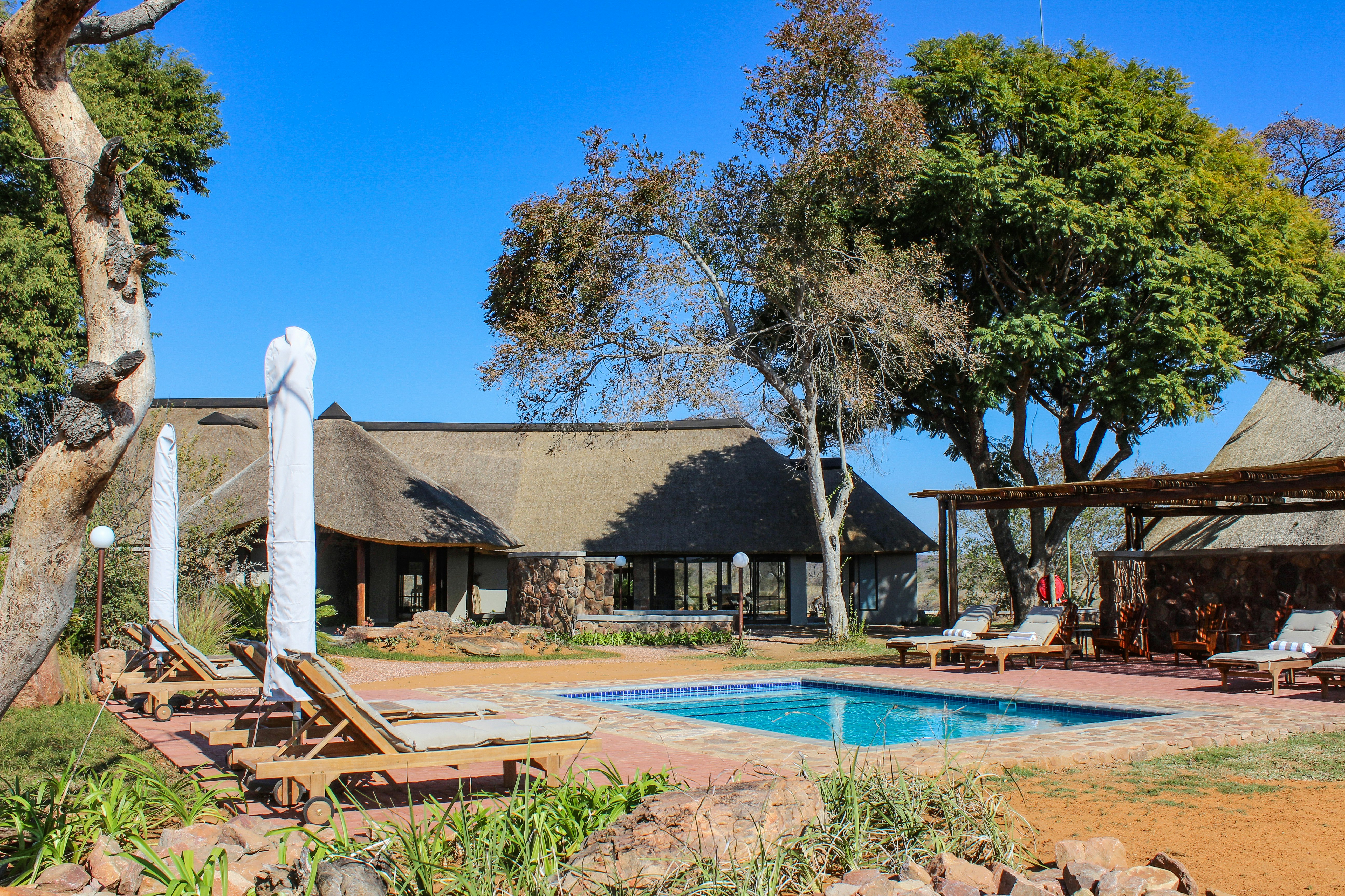 Royal Morubisi River Lodge | LekkeSlaap