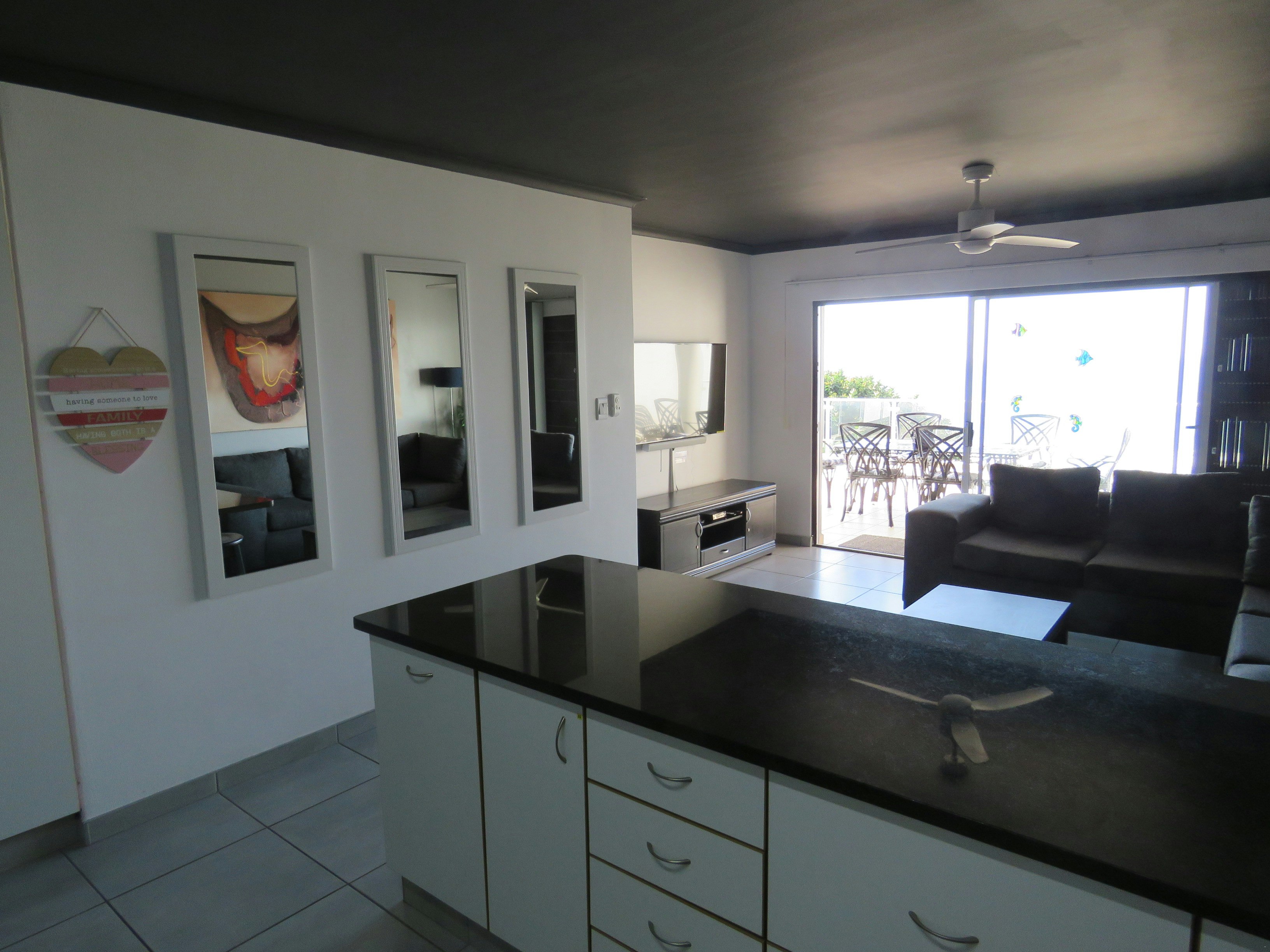 Manaba Beach Accommodation - LekkeSlaap