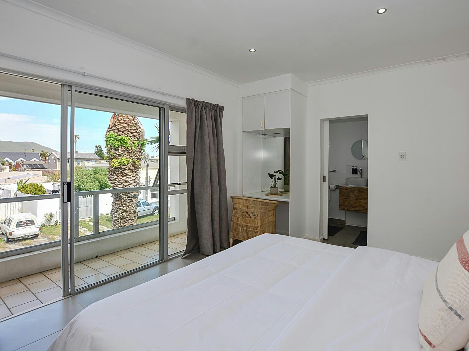 19 Beach Road | Rooms