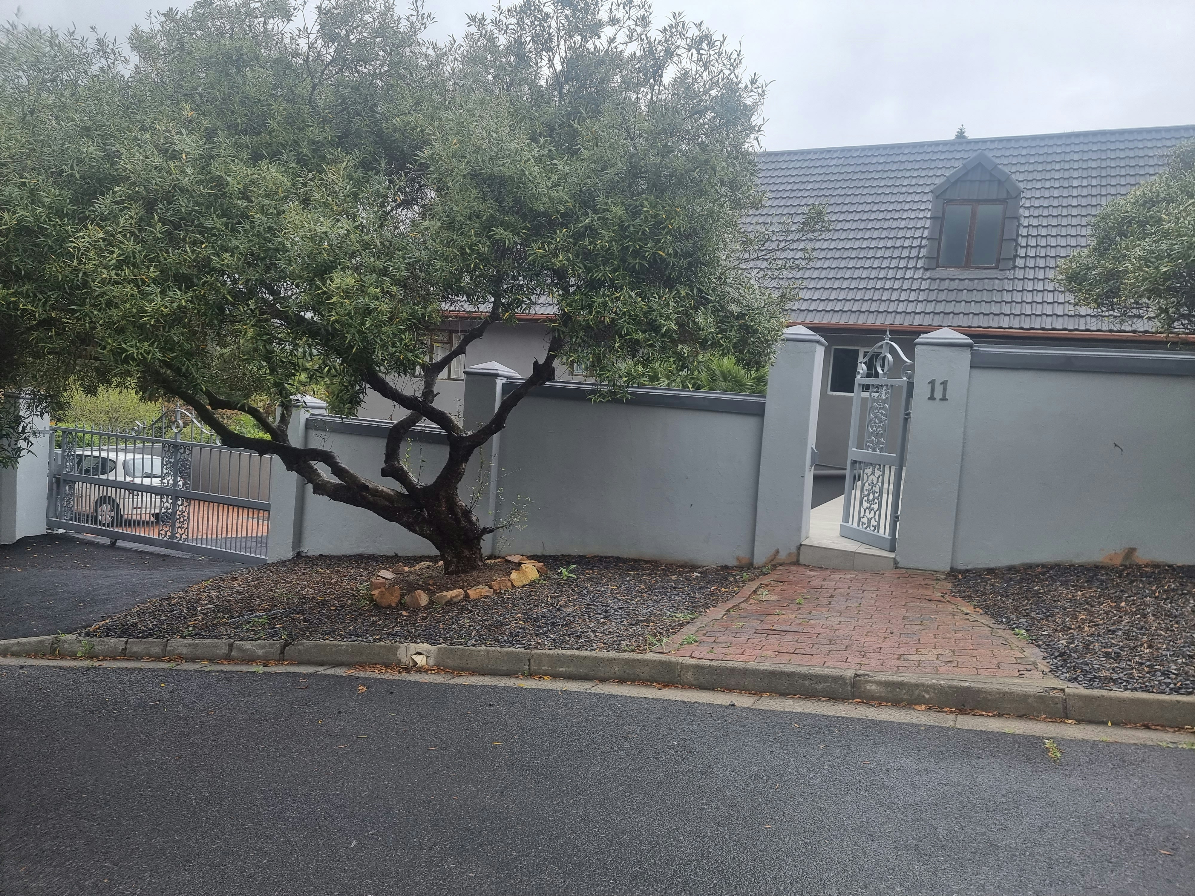 Hout Bay Gem | LekkeSlaap