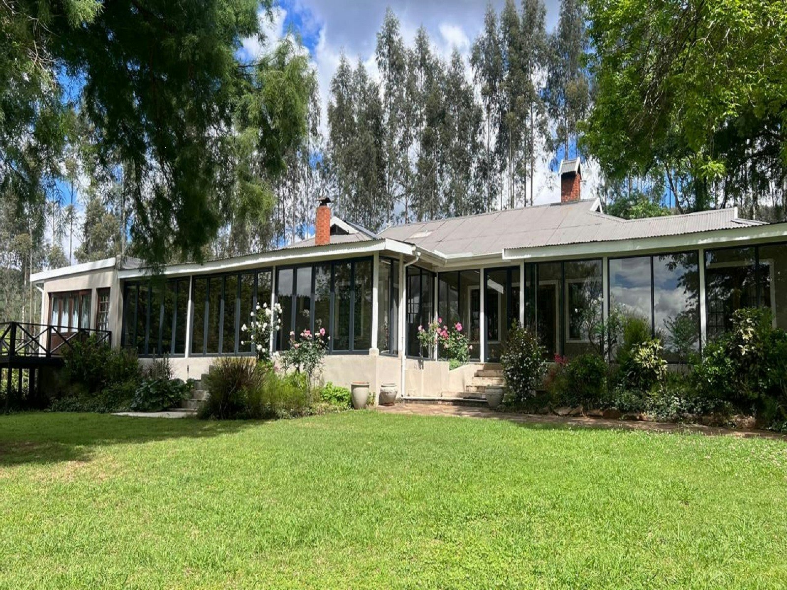 Riverdale Estate Main House | LekkeSlaap