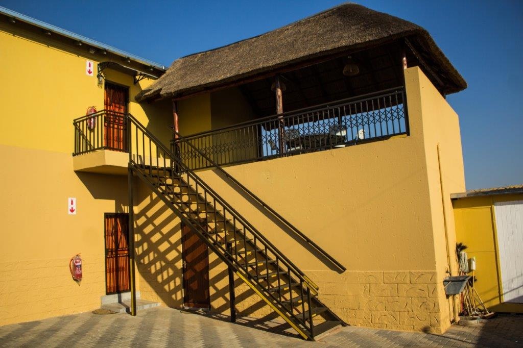 Mohlakeng Guest House | LekkeSlaap