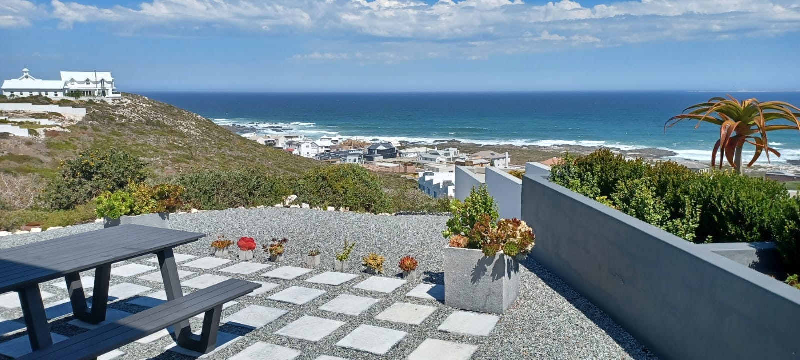 Yzerfontein Accommodation - LekkeSlaap