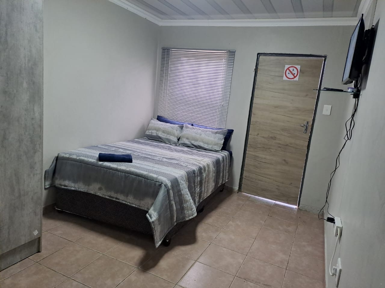 Regorogile Guest House Spa and Conference | LekkeSlaap