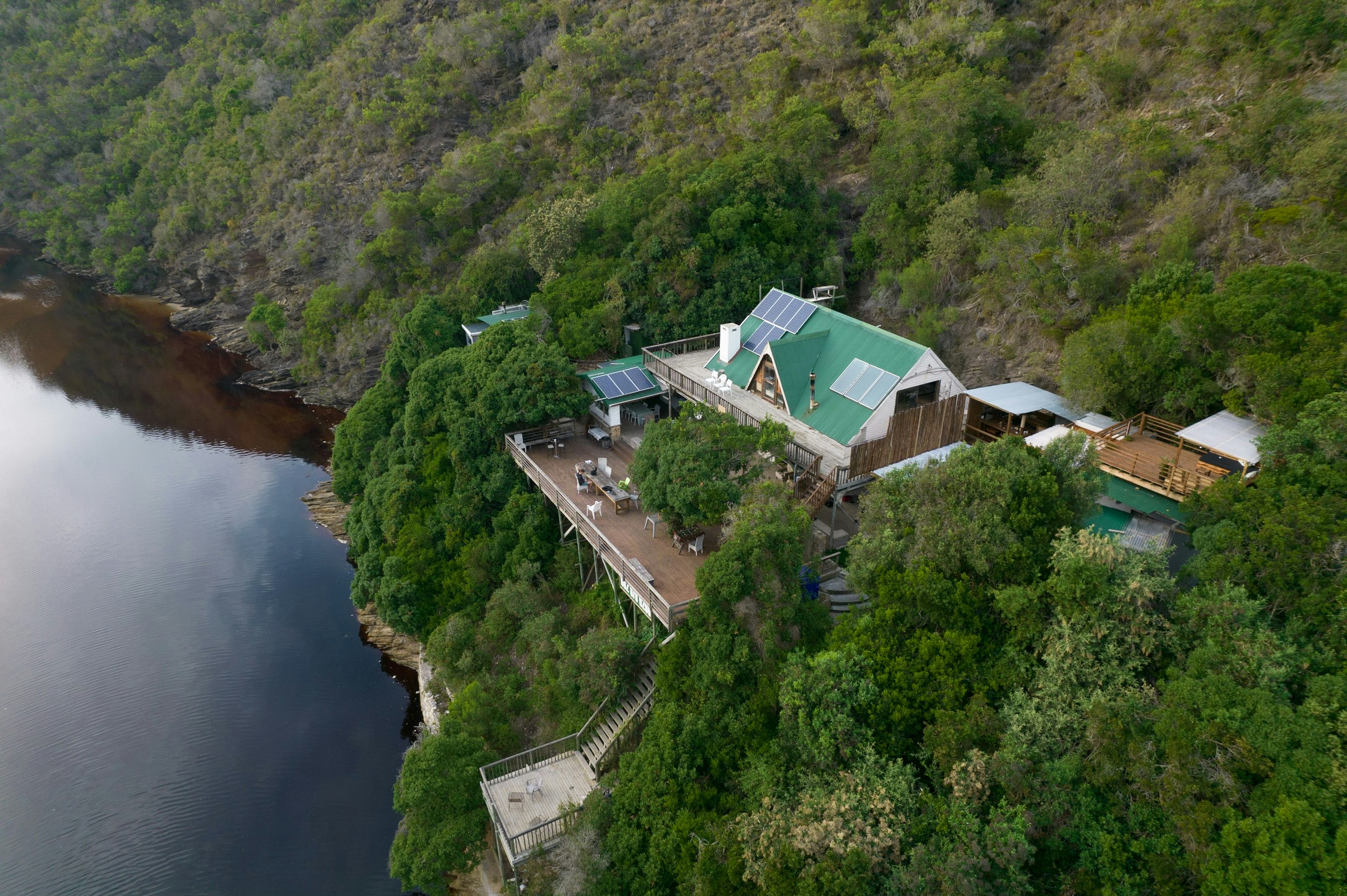 Kaaimans Deckhouse | LekkeSlaap