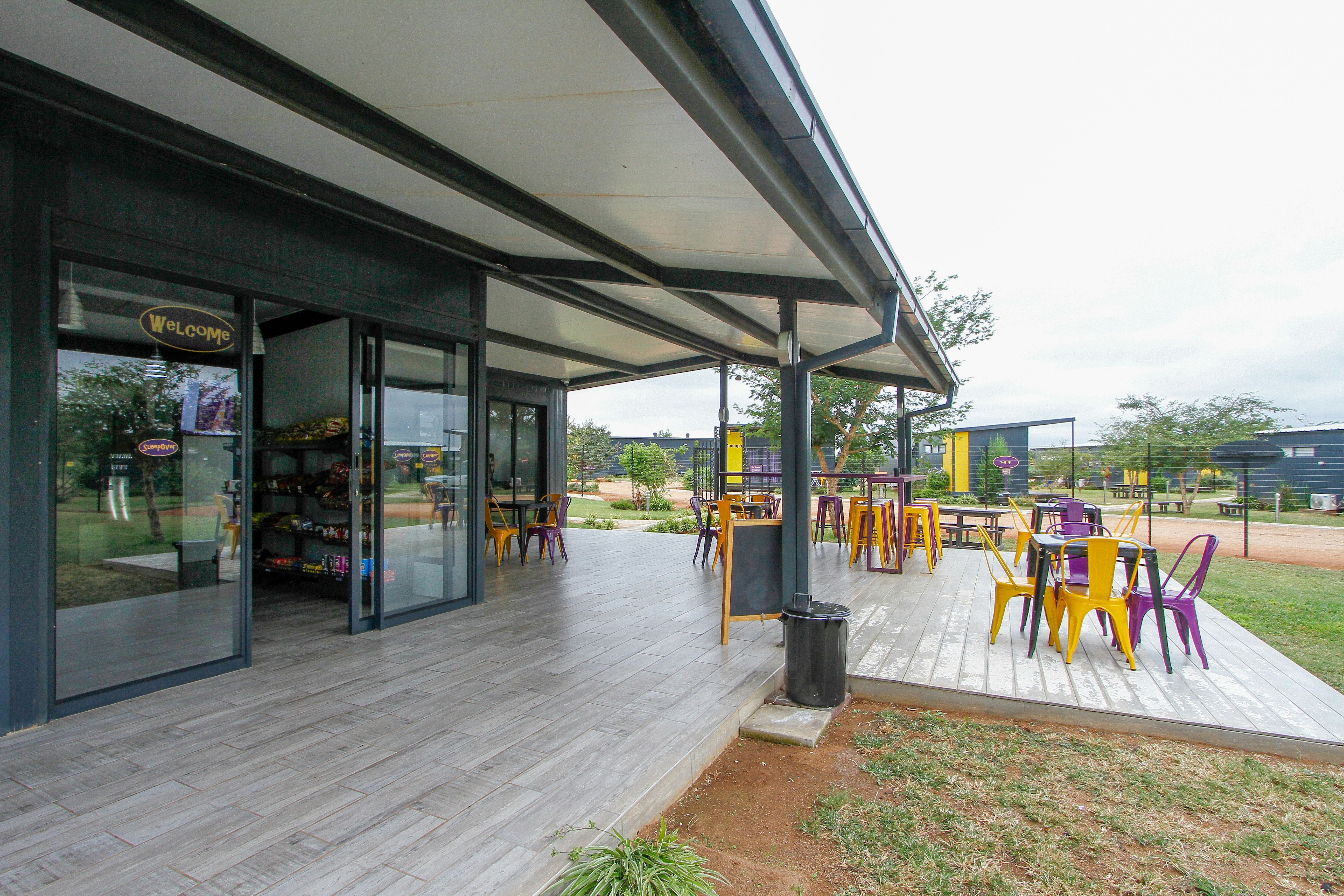 Accommodation near Botlokwa Hospital | LekkeSlaap