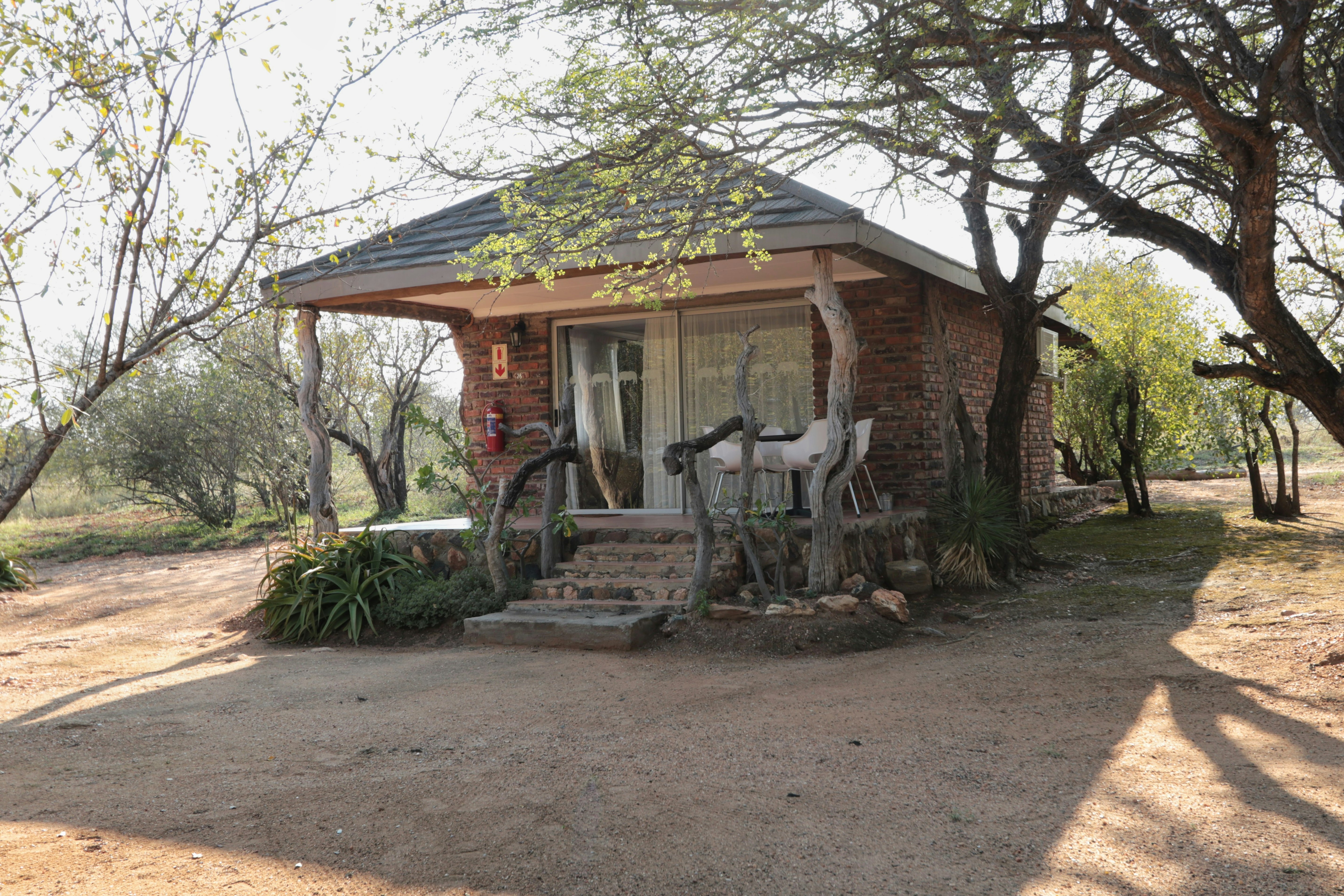 Tshukudu Game Lodge | LekkeSlaap