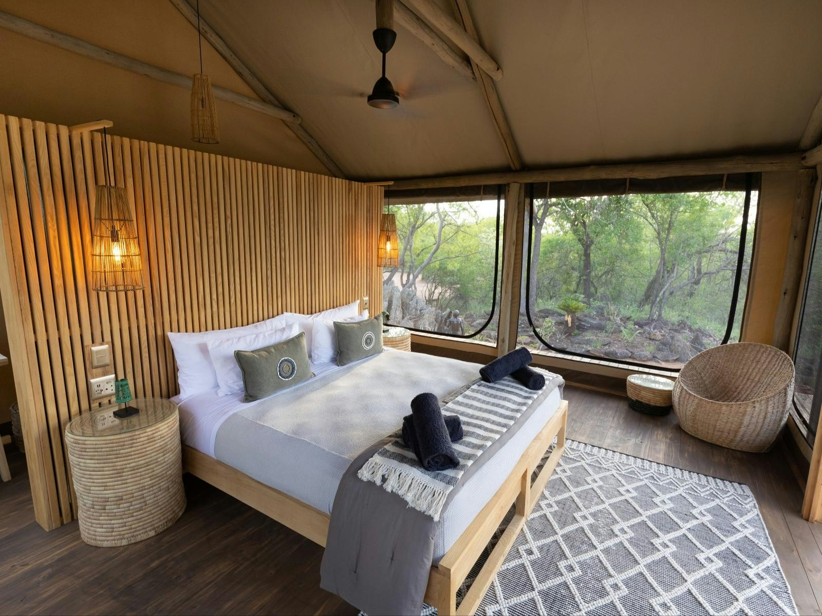 Bushveld Bivouac Marula | LekkeSlaap