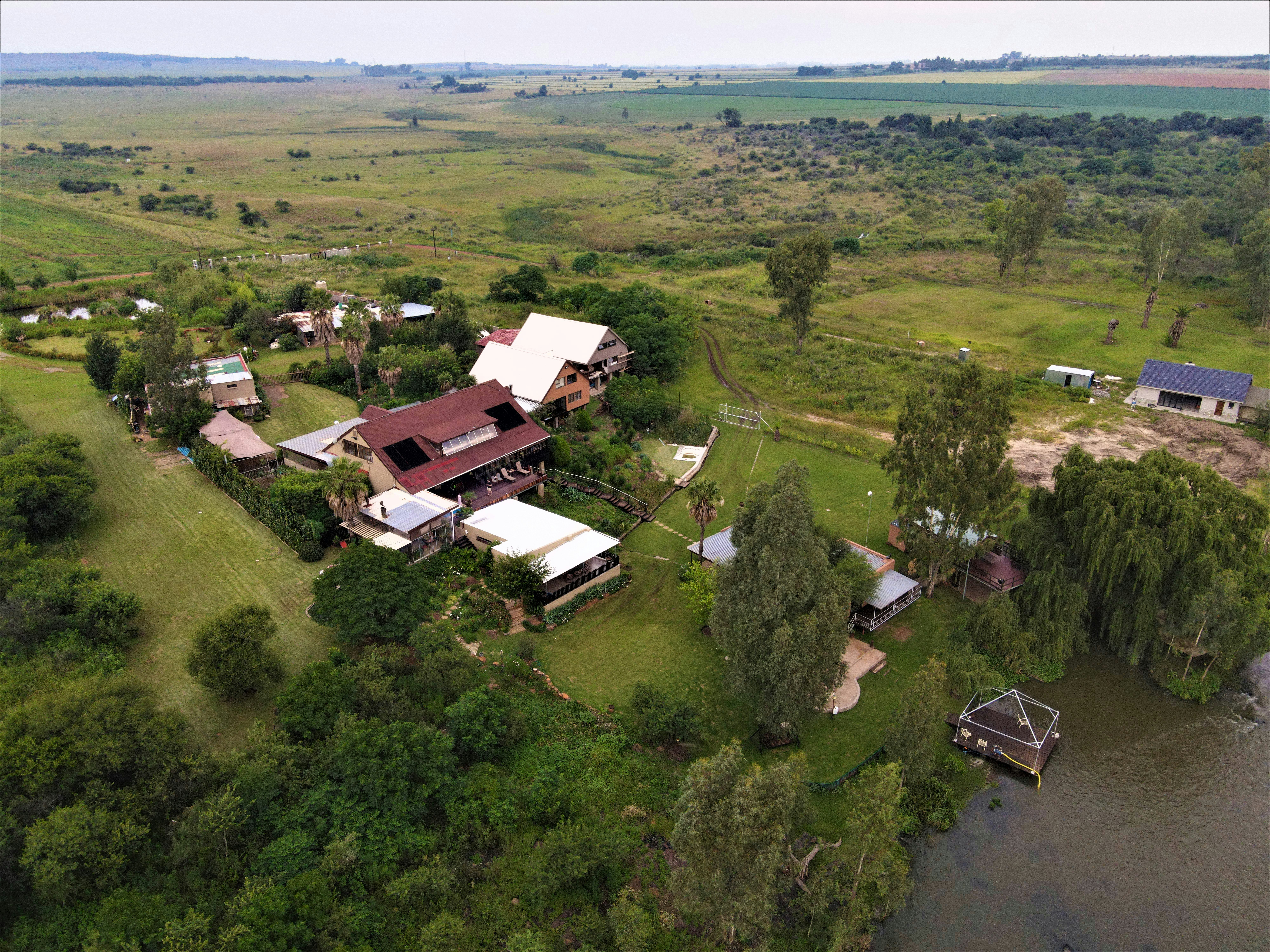 Zeekoe Lodge | LekkeSlaap