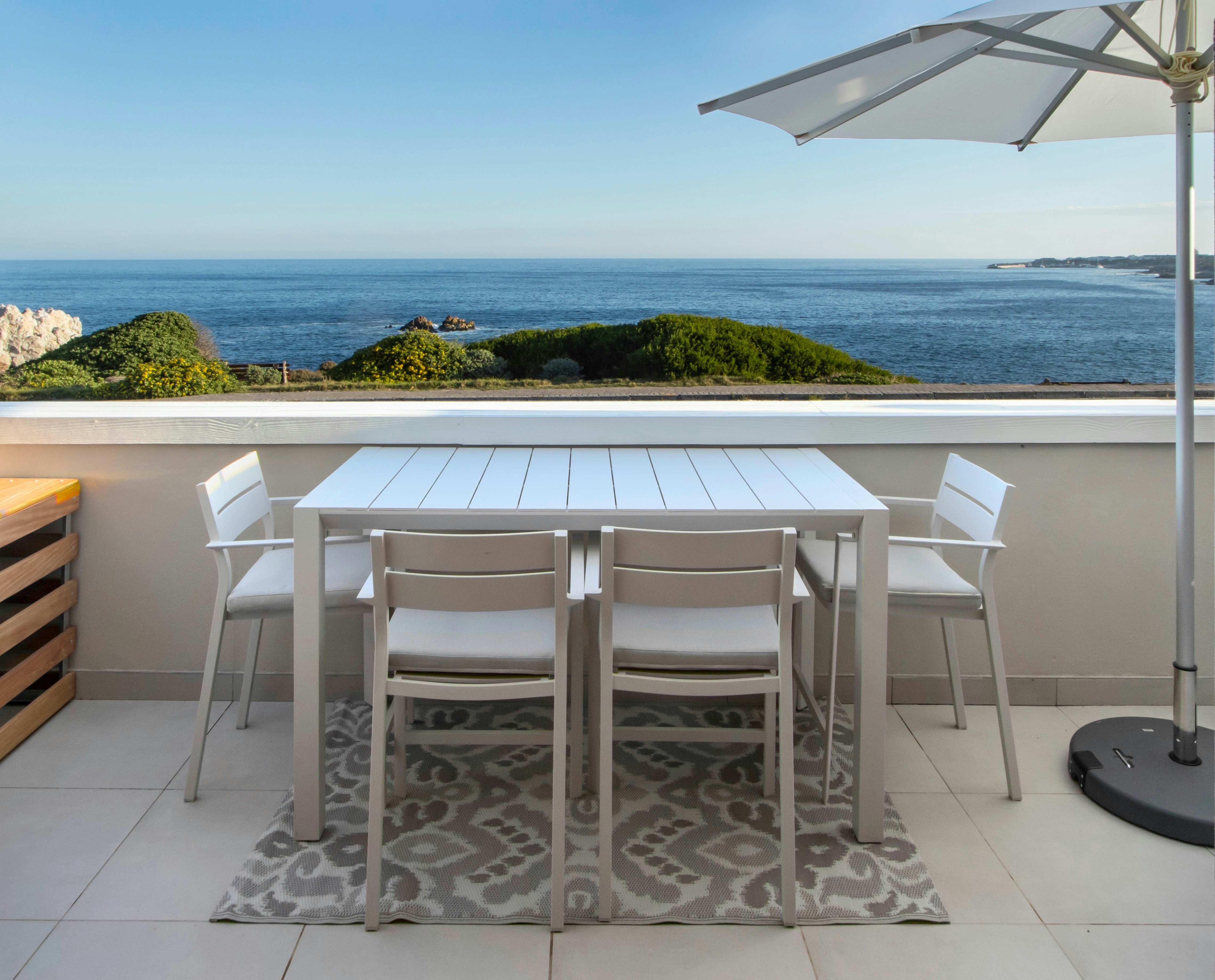 Esplanade Hermanus - Terrace Family Suite | LekkeSlaap