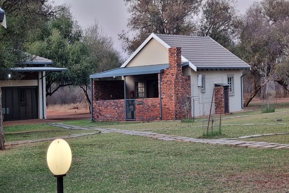 Mukumbura Lodge | LekkeSlaap