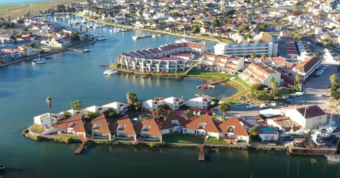 Moonlight @ Port Marina | LekkeSlaap