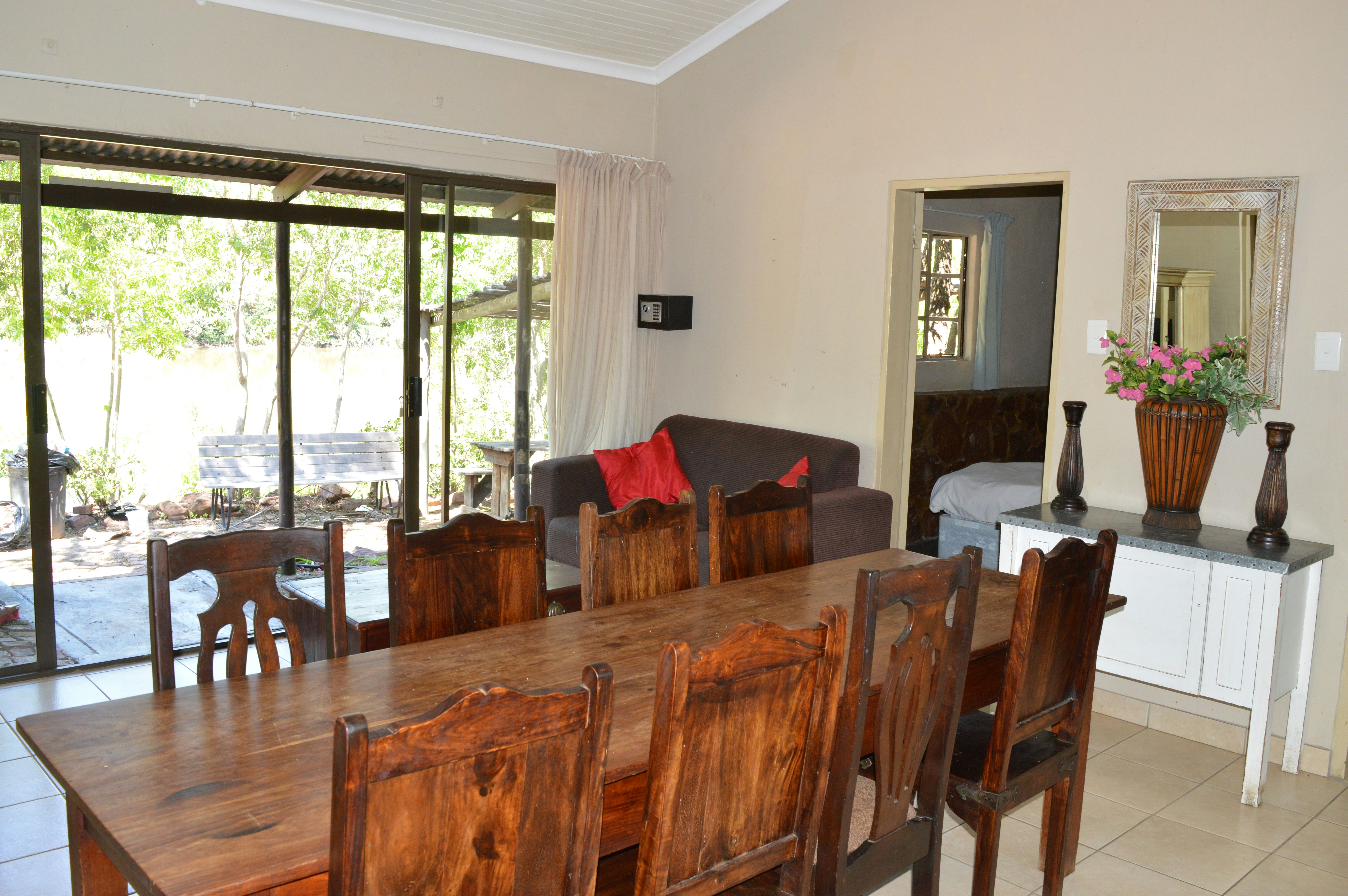 Lethabo Lodge | LekkeSlaap