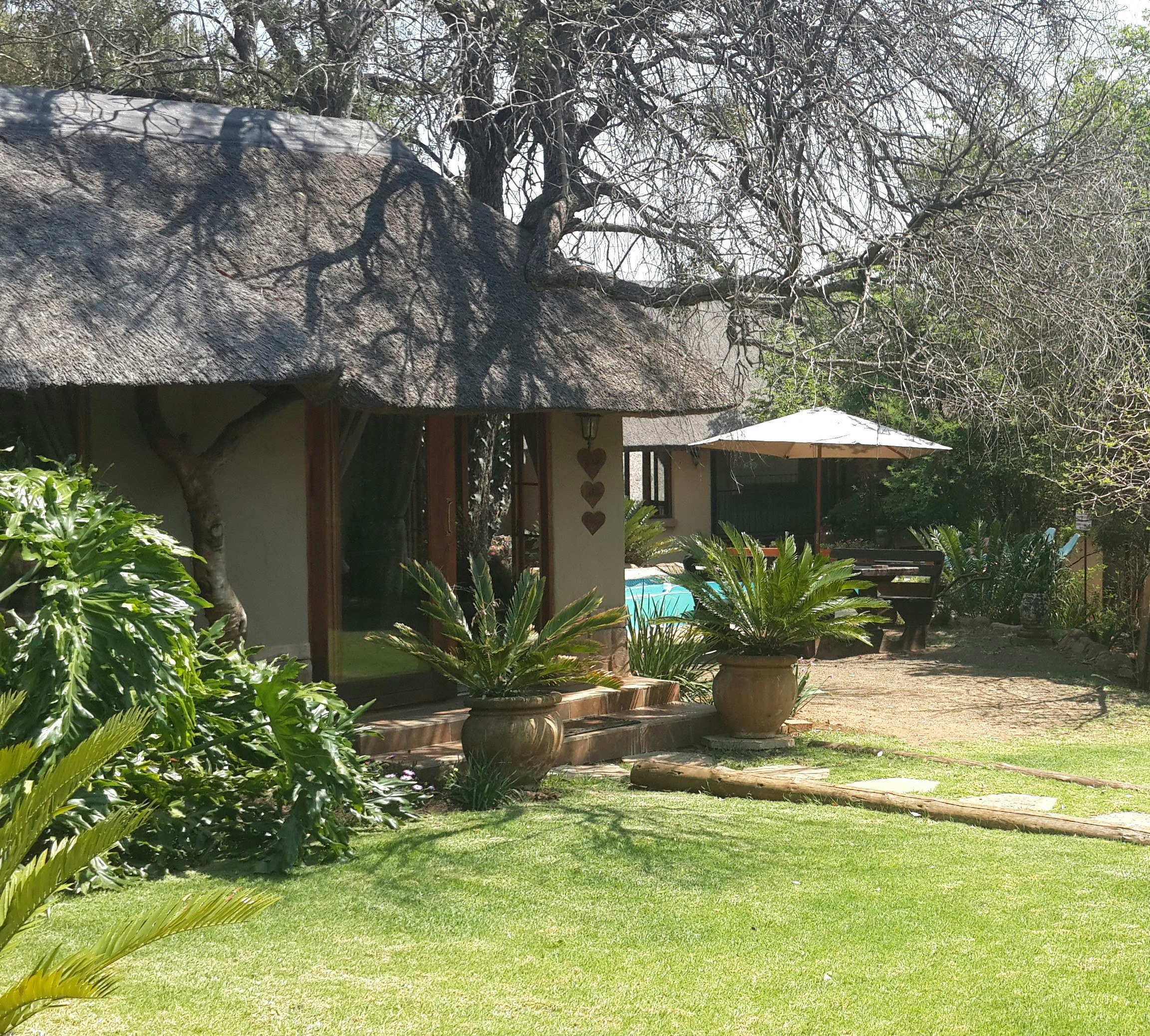 Kareekloof Game Farm | LekkeSlaap