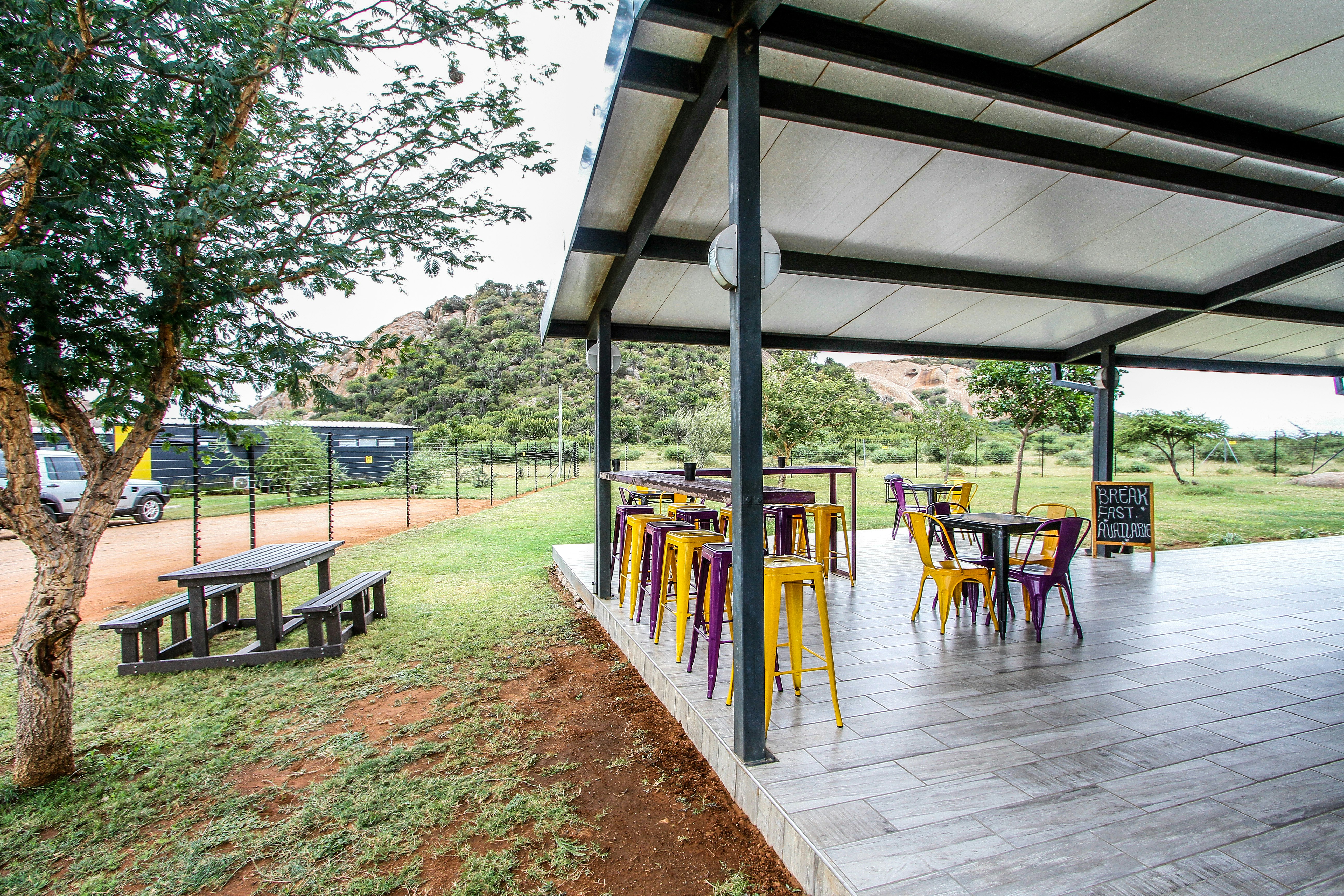 Accommodation near Botlokwa Hospital | LekkeSlaap