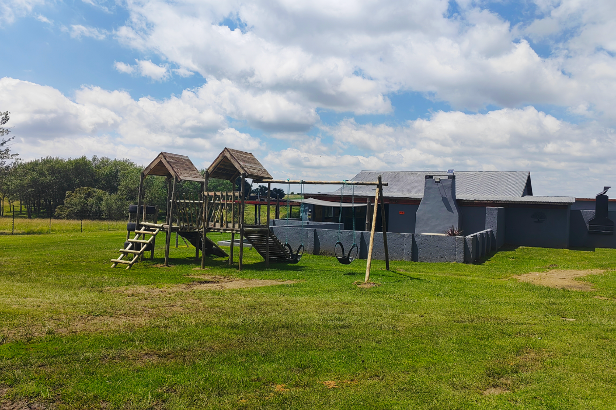 Ingwe Lodge And Game Farm | LekkeSlaap