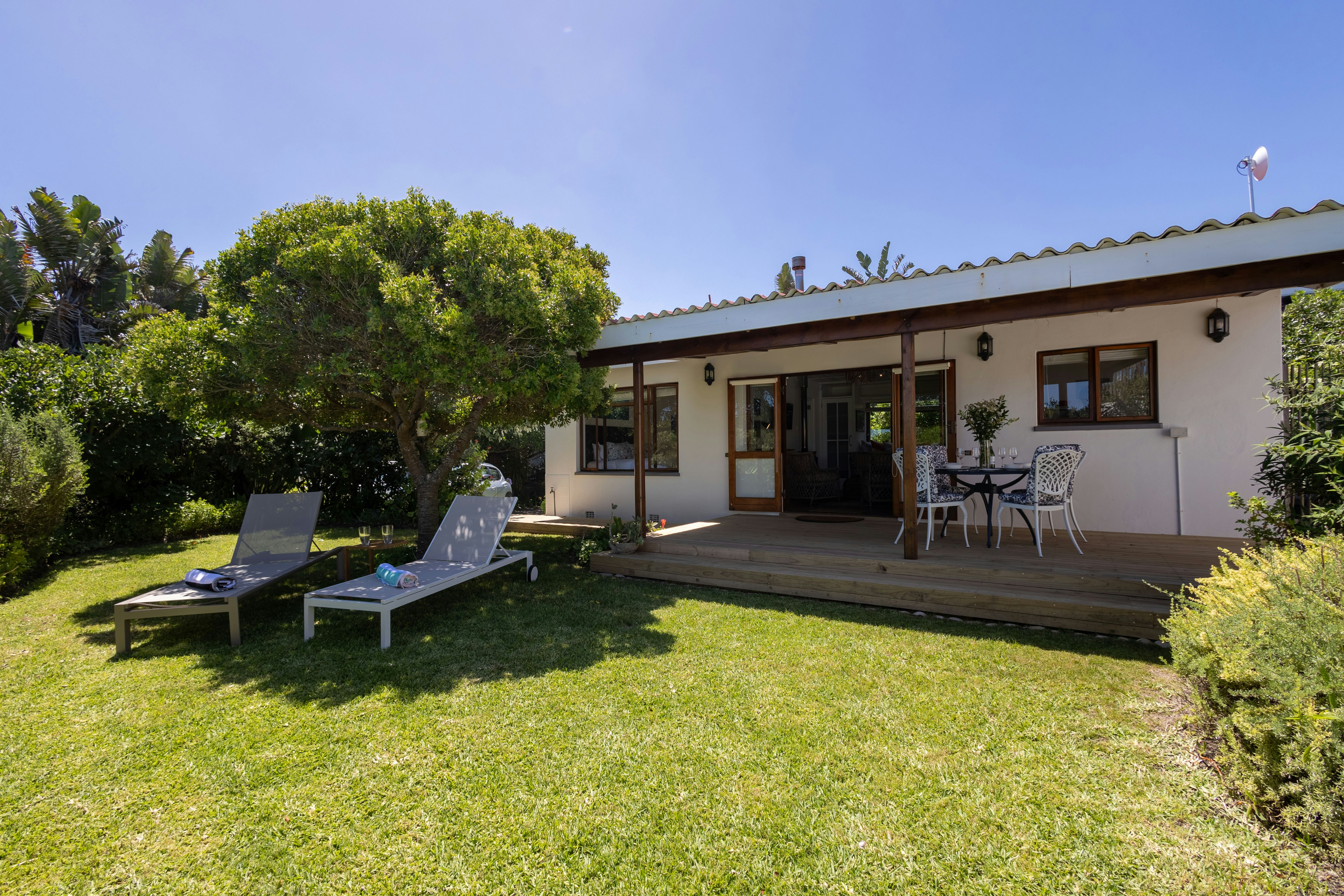 Pansy Shell Cottage | LekkeSlaap