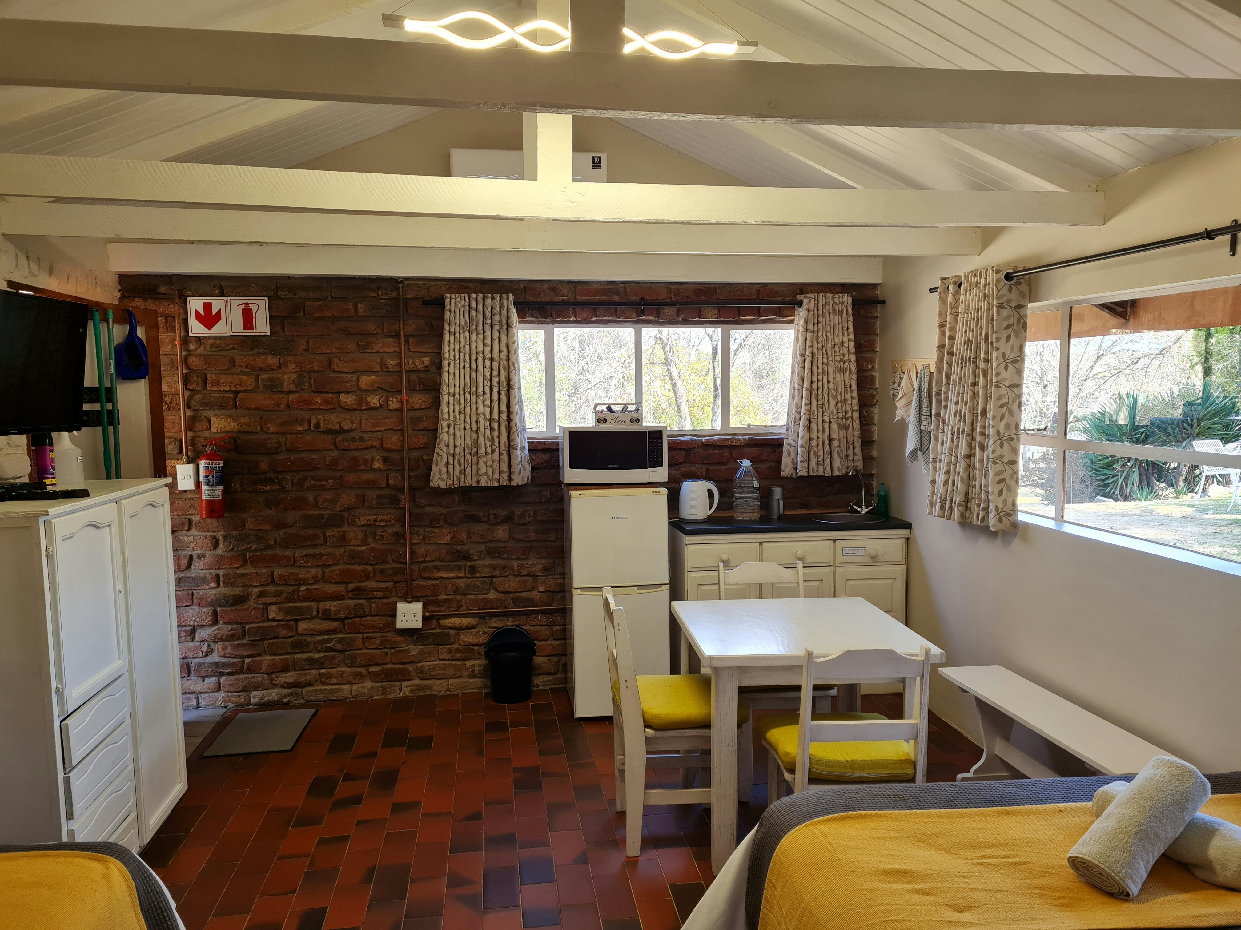 BassFeather Country Lodge | LekkeSlaap