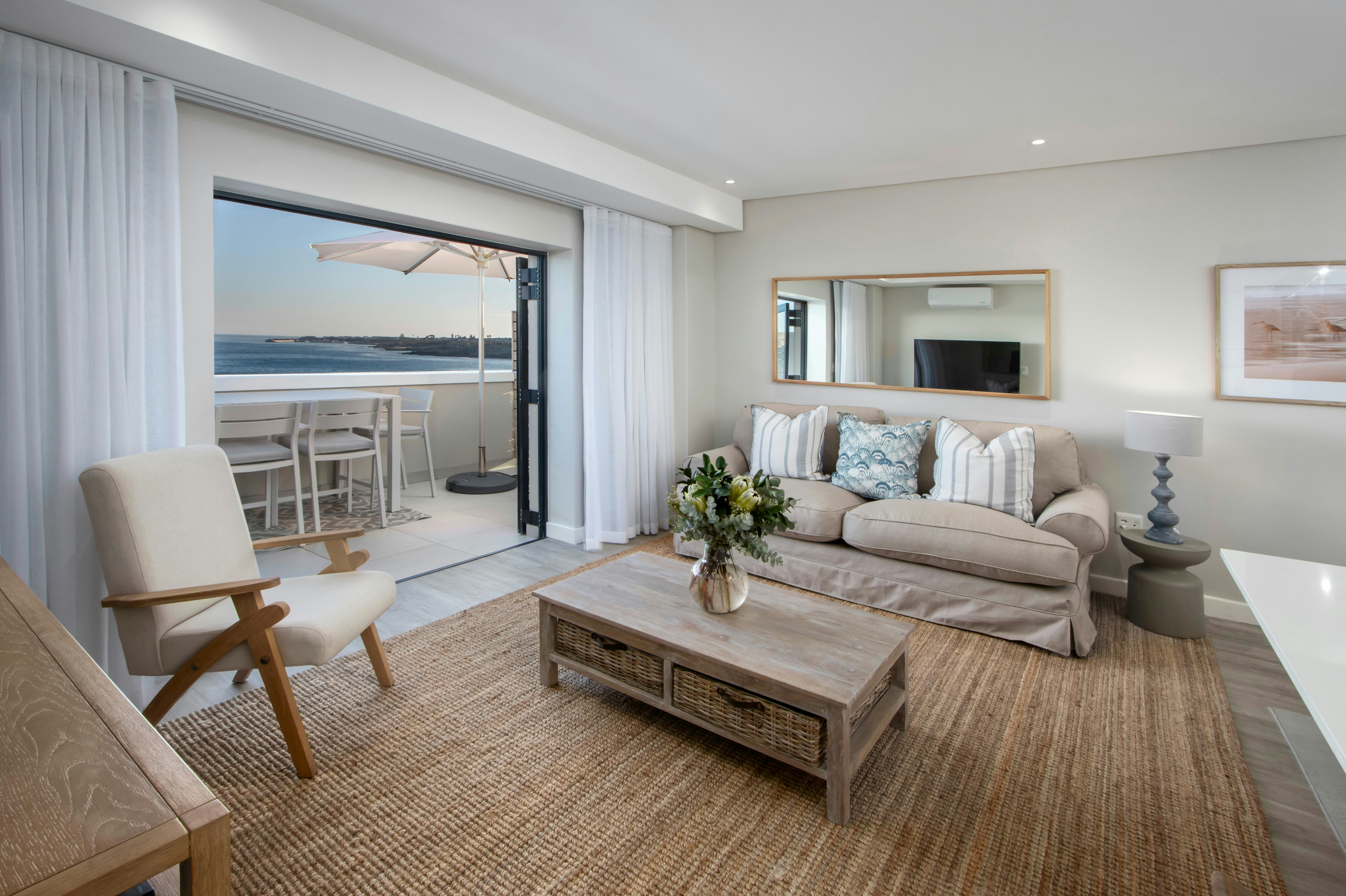 Esplanade Hermanus - Terrace Family Suite | LekkeSlaap
