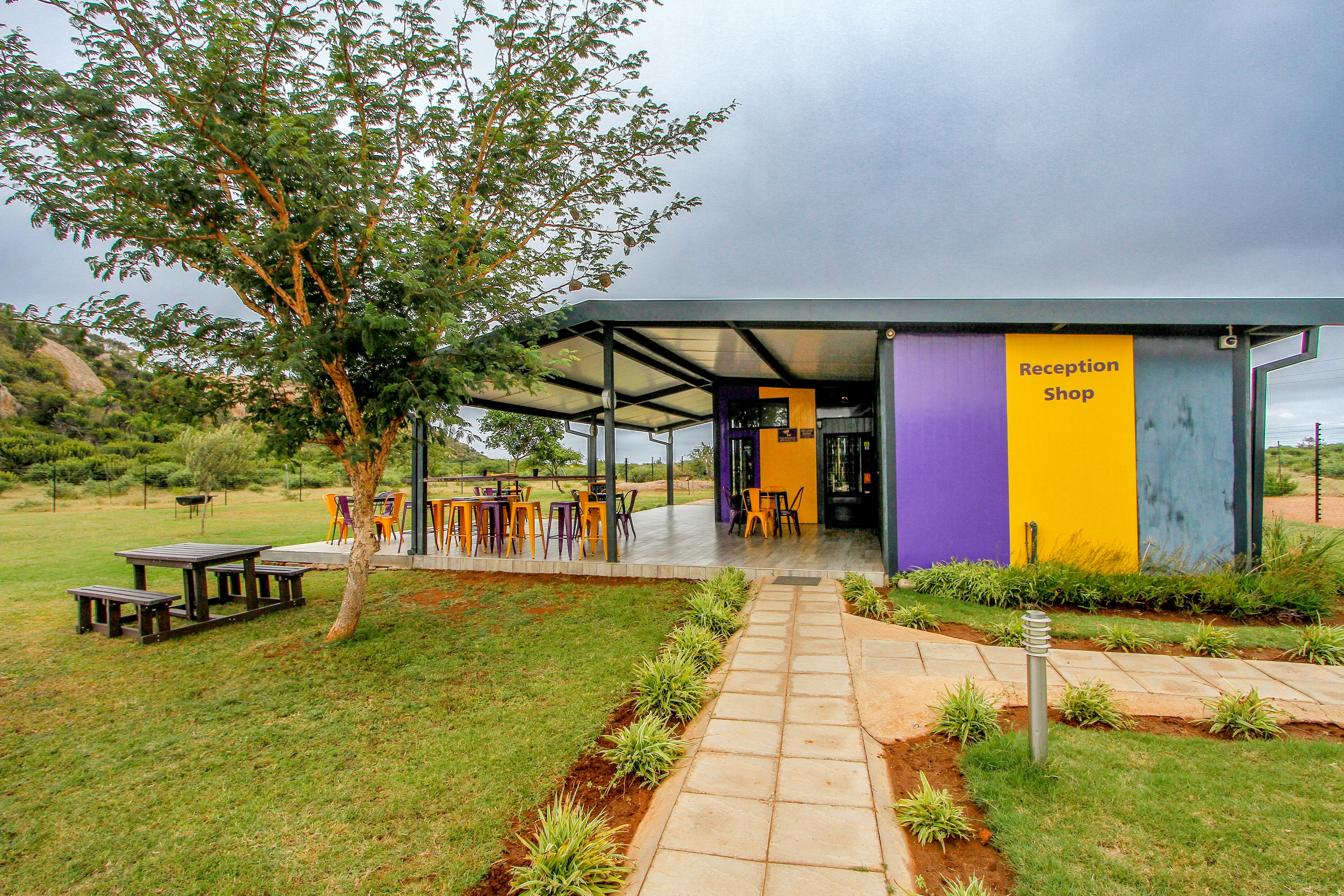 Accommodation near Botlokwa Hospital | LekkeSlaap