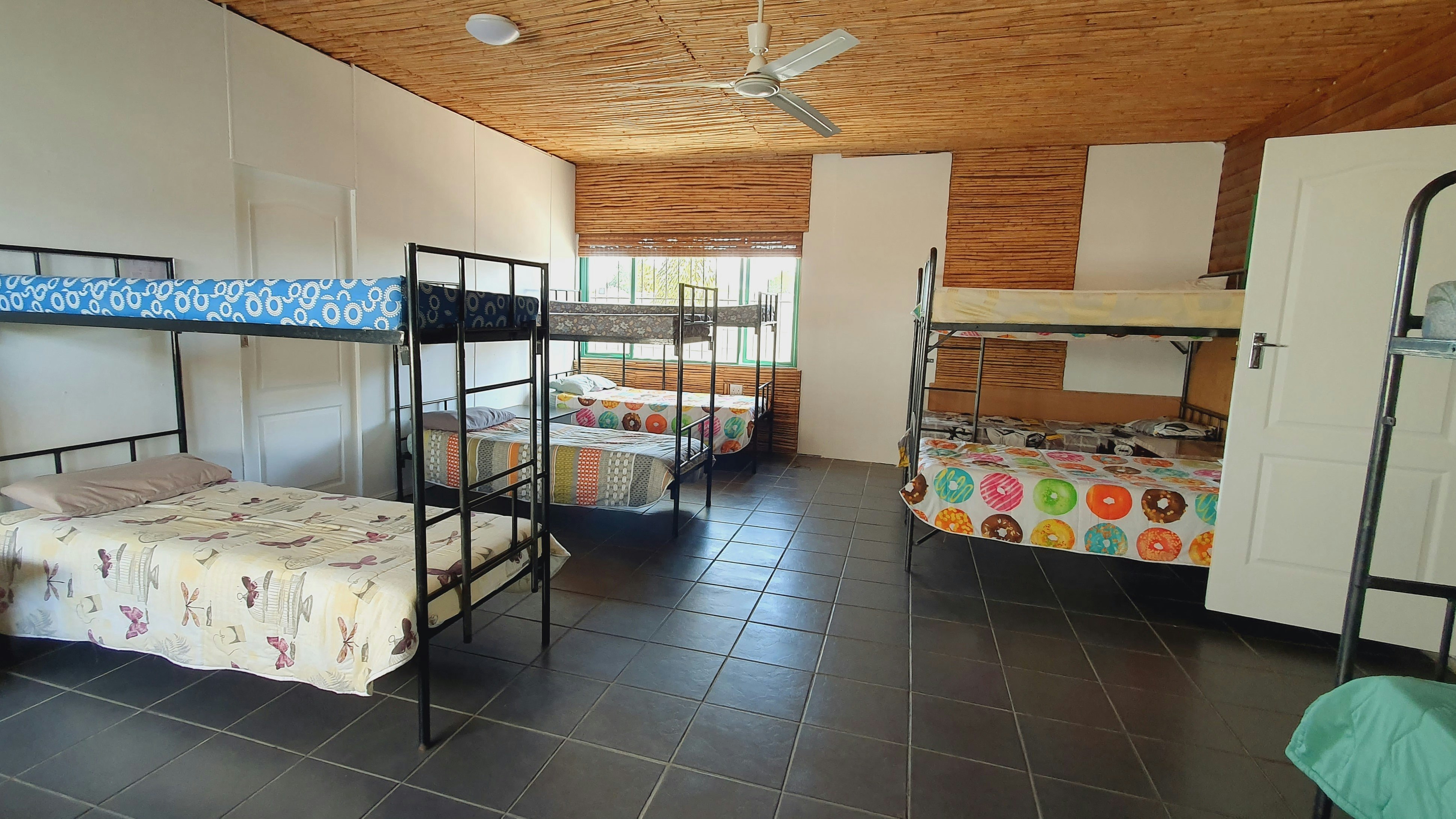 Hopefield Garden Lodge | LekkeSlaap