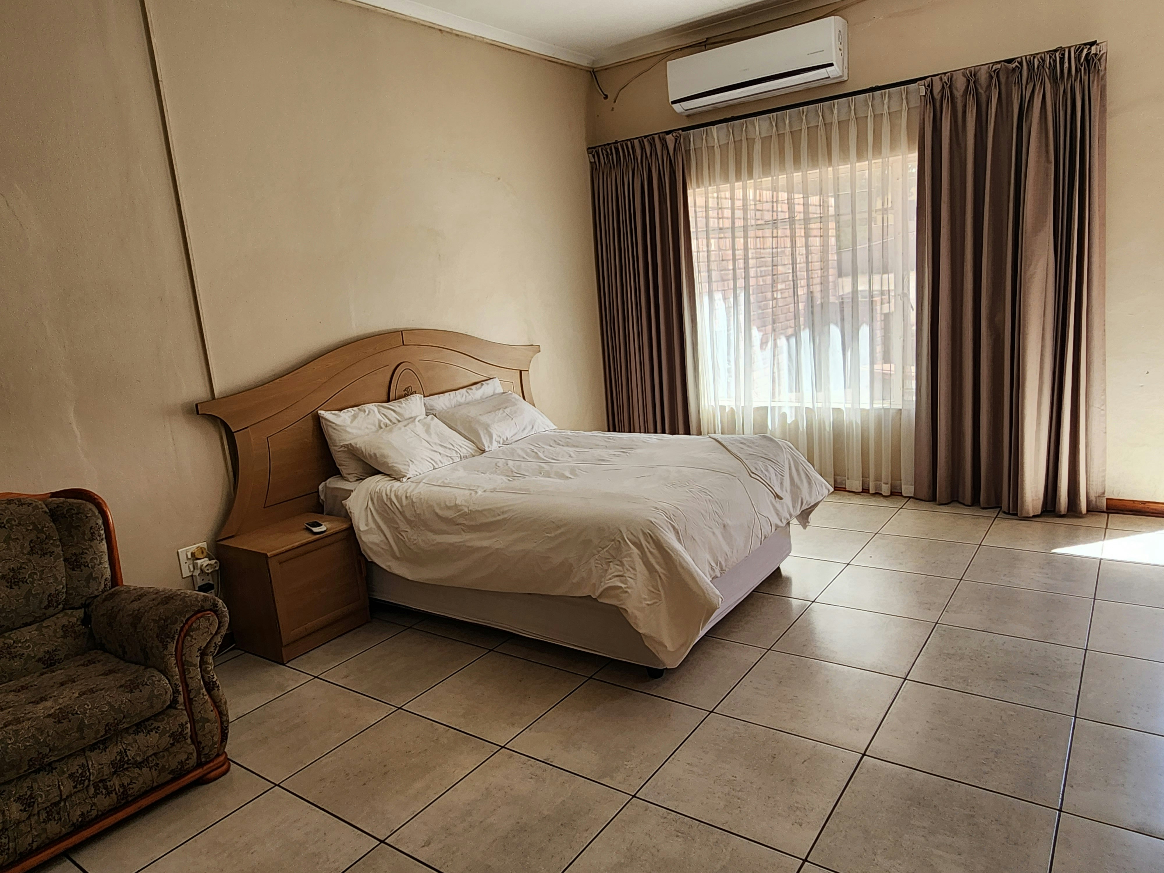 Postmasburg Accommodation - LekkeSlaap