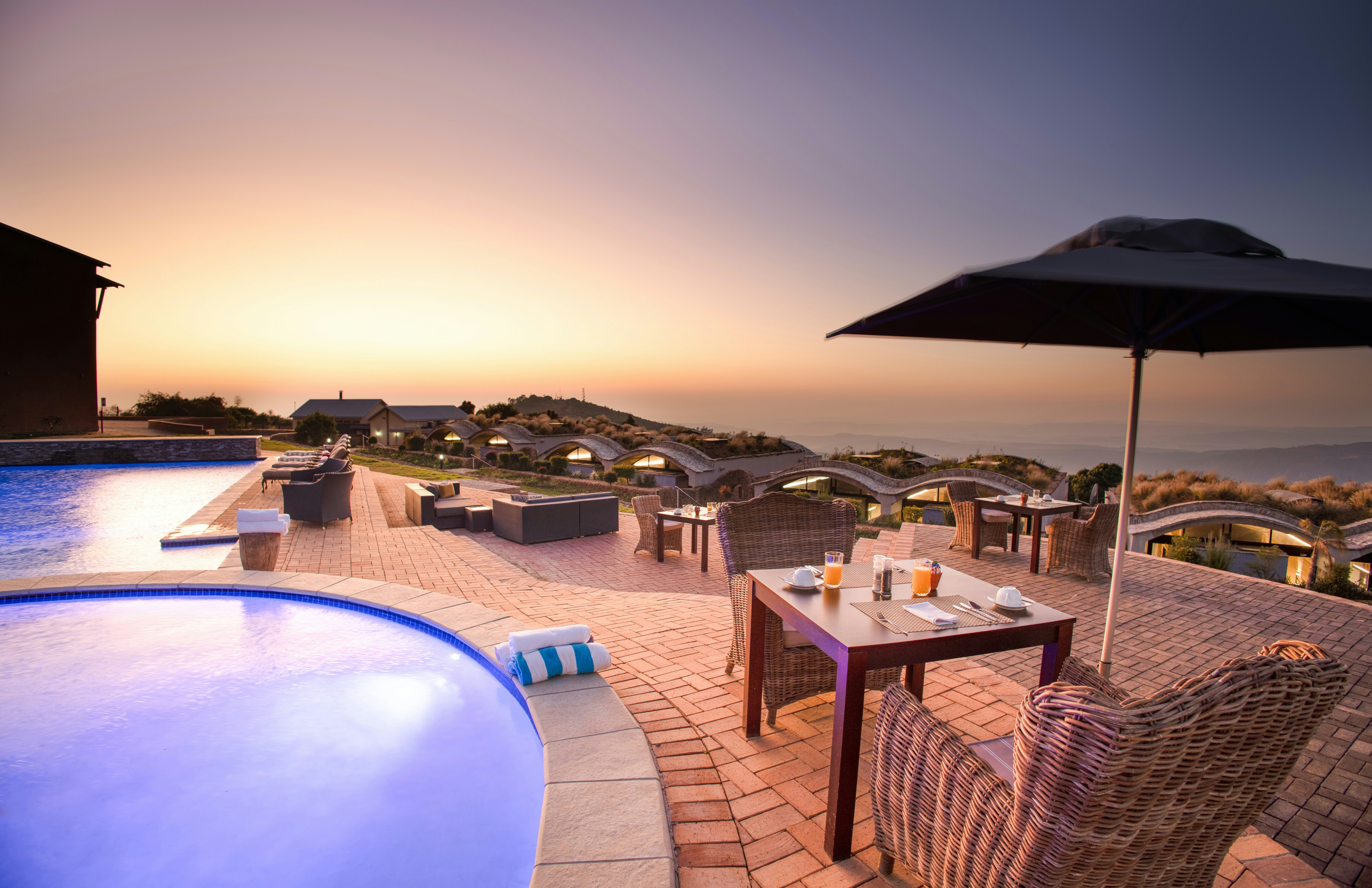 Angels View Hotel | LekkeSlaap