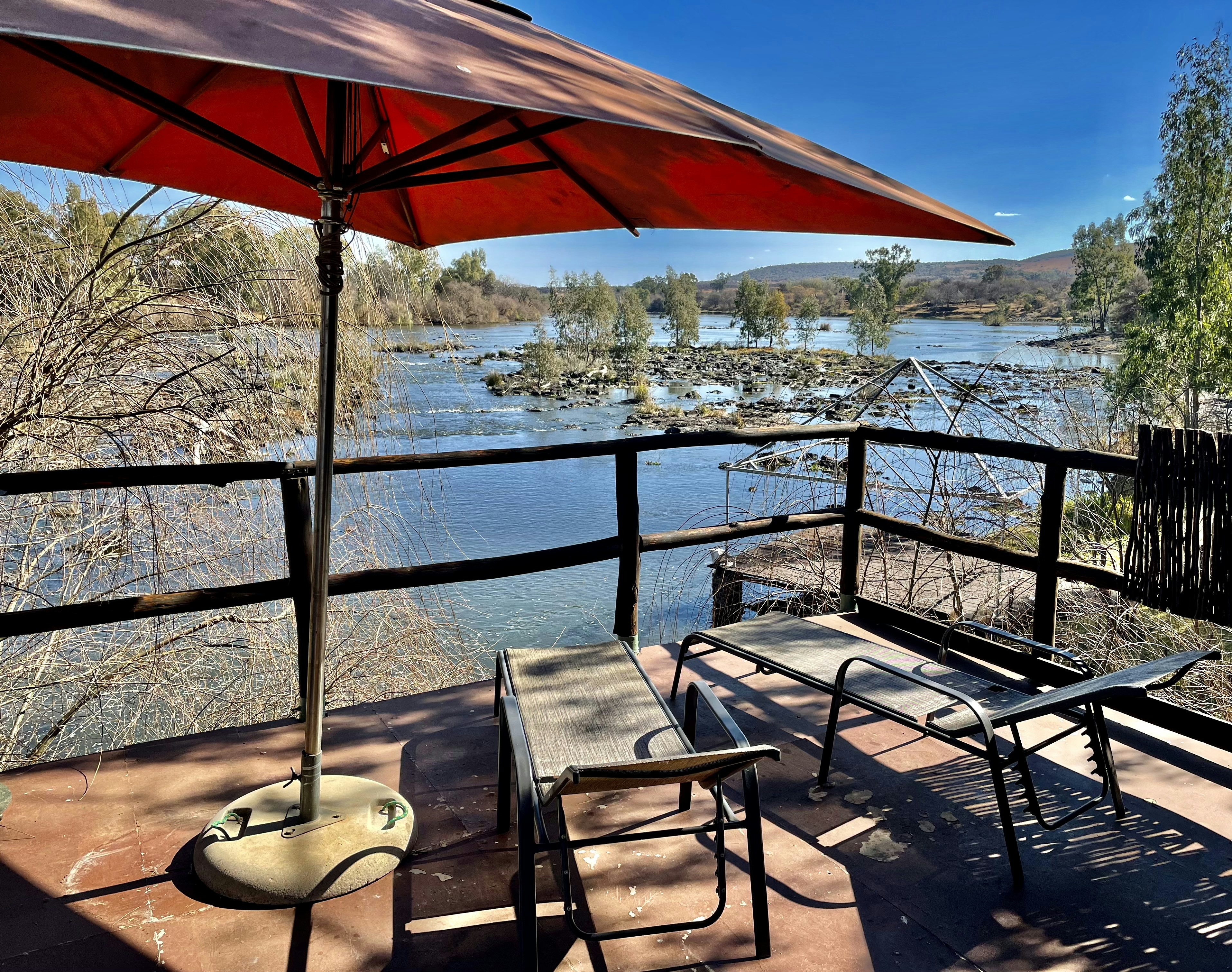 Zeekoe Lodge | LekkeSlaap