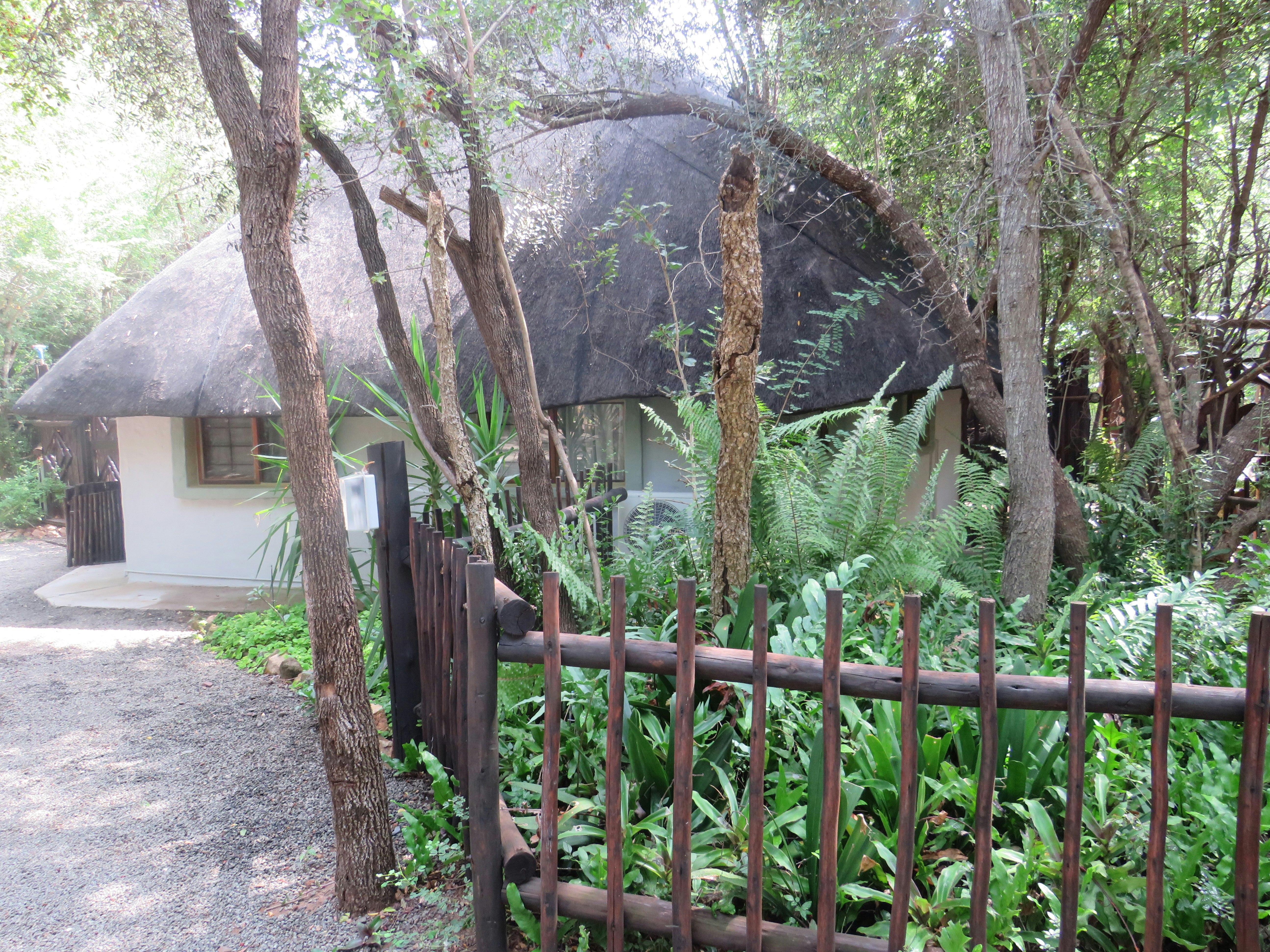 Kruger Maroela Lodge | LekkeSlaap