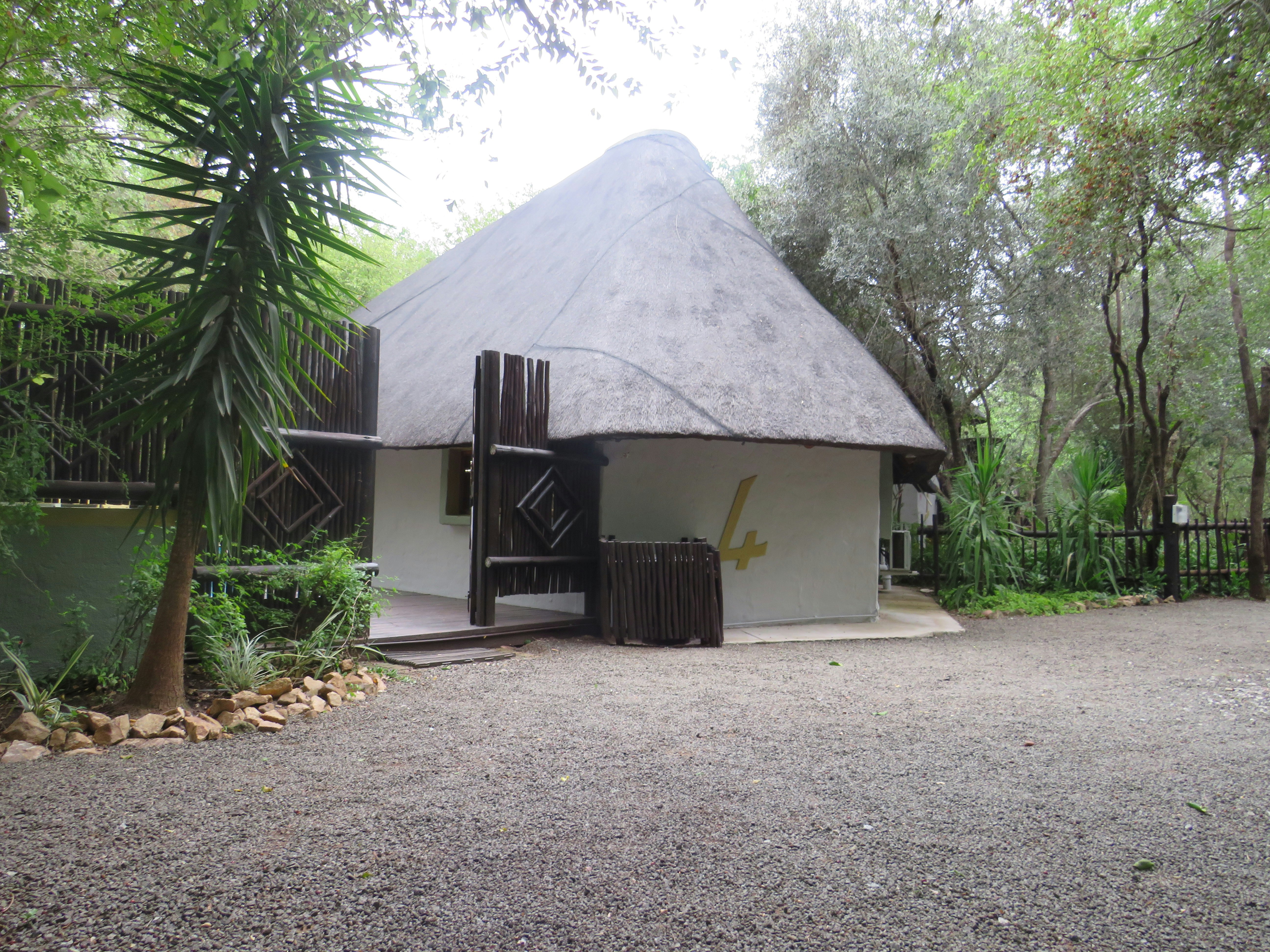 Kruger Maroela Lodge | LekkeSlaap