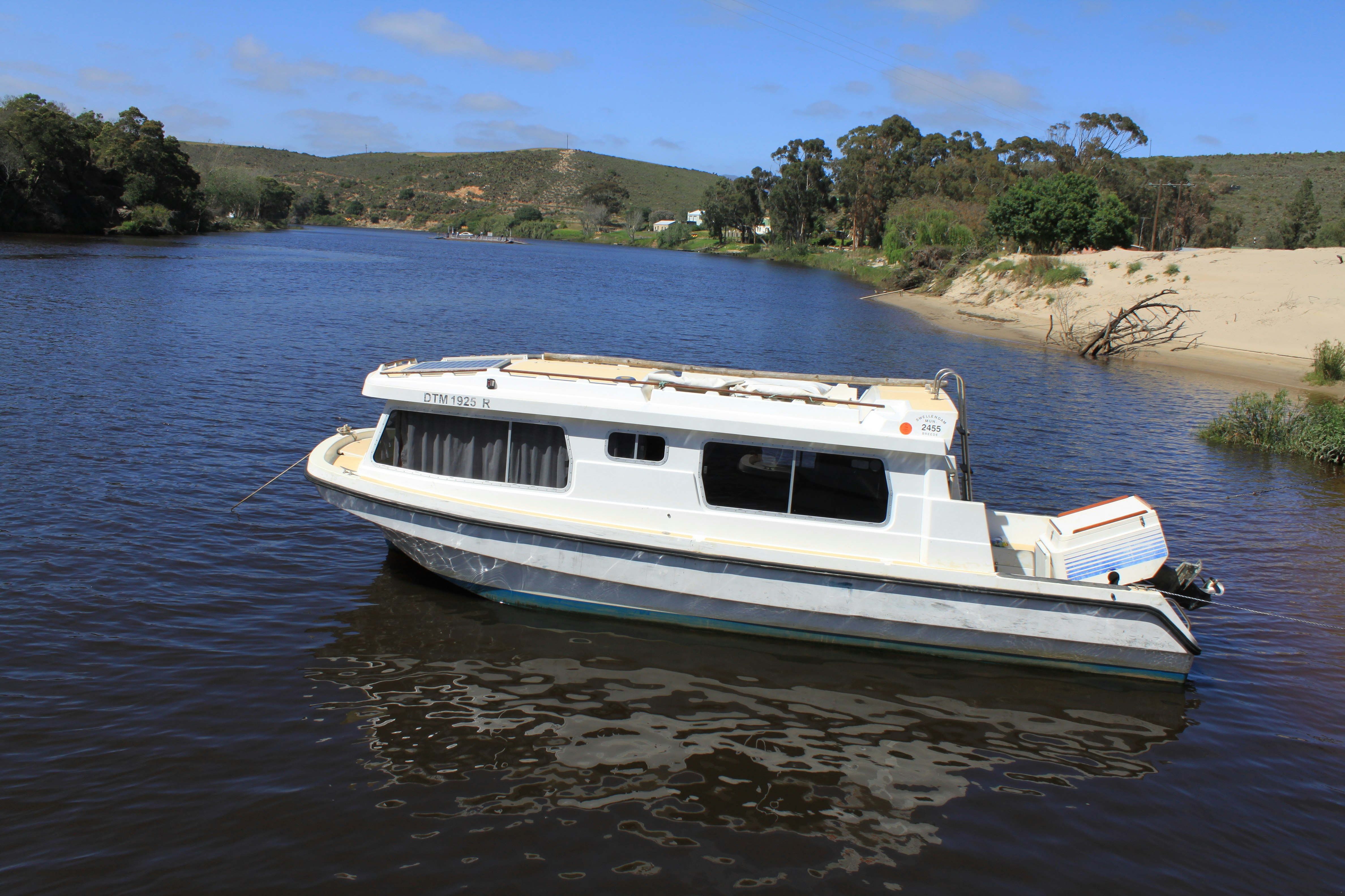 Houseboat Hire | LekkeSlaap