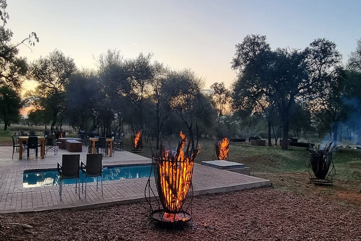 Mukumbura Lodge | LekkeSlaap