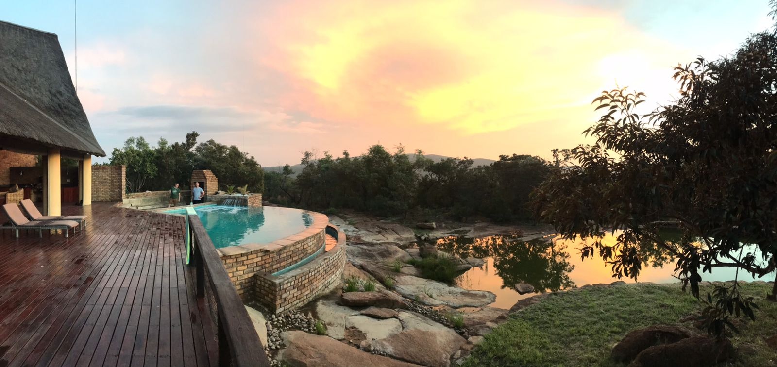 Tholo Private Game Lodge | LekkeSlaap